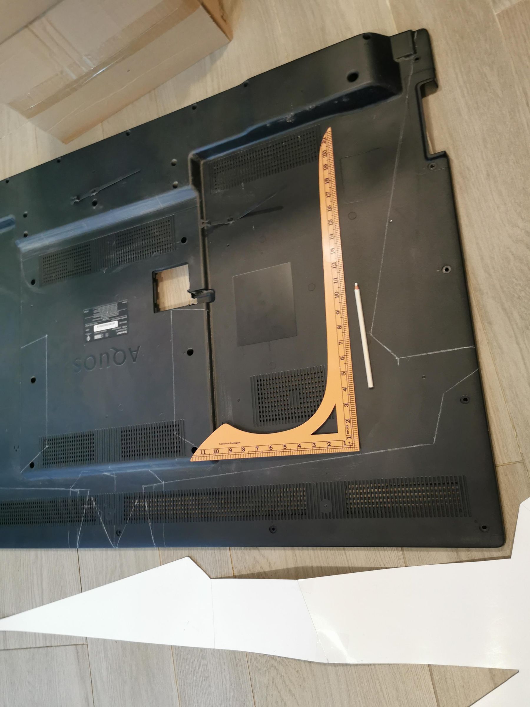 Upcycling a TV to HUGE Super Star Destroyer : 10 Steps (with Pictures ...