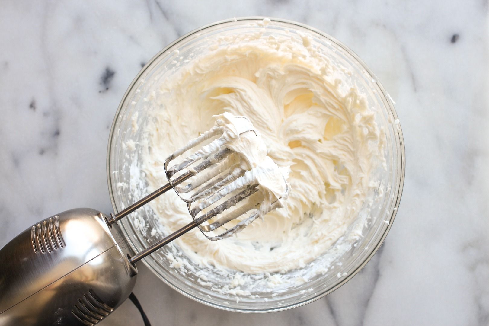 Buttercream Frosting Recipe : 5 Steps (with Pictures) - Instructables