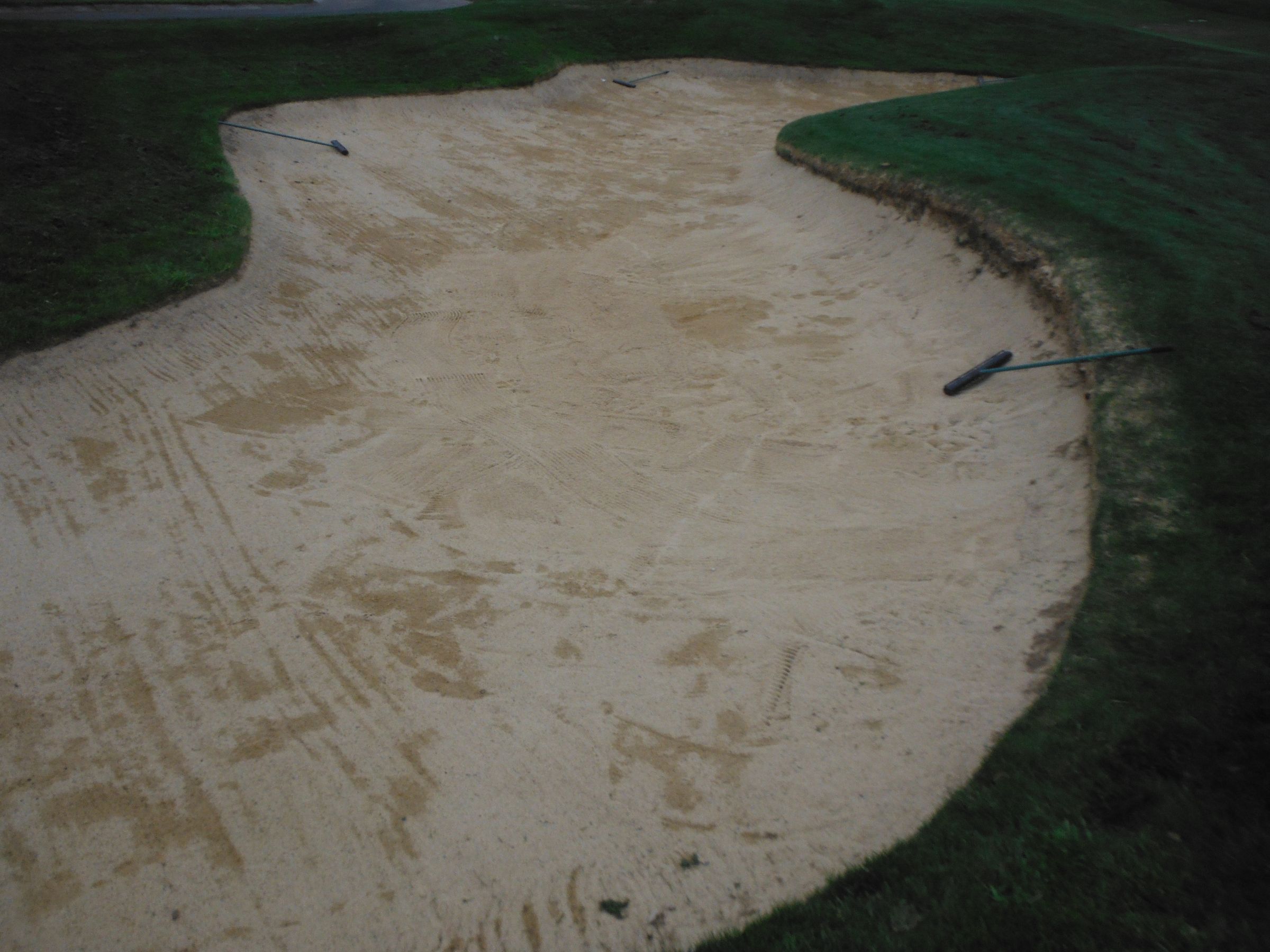 Hitting the Sand Shot (Golf) : 5 Steps - Instructables