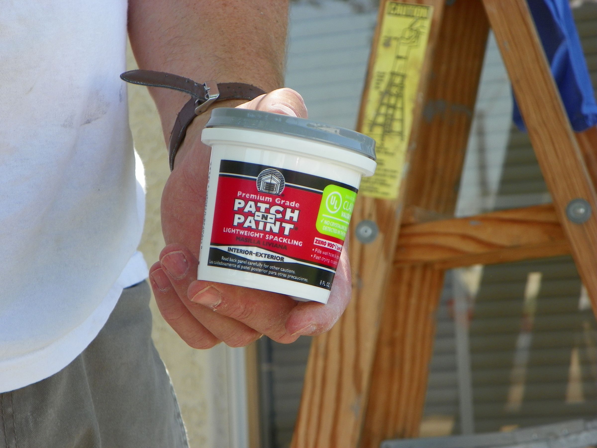 Fix a Hole in Stucco : 4 Steps (with Pictures) - Instructables