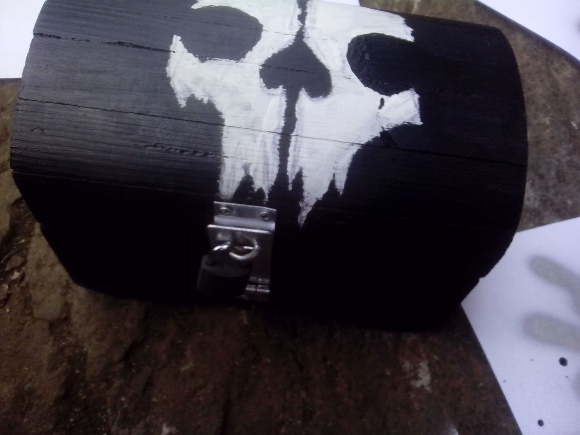 Call of Duty Ghosts Chest : 5 Steps - Instructables