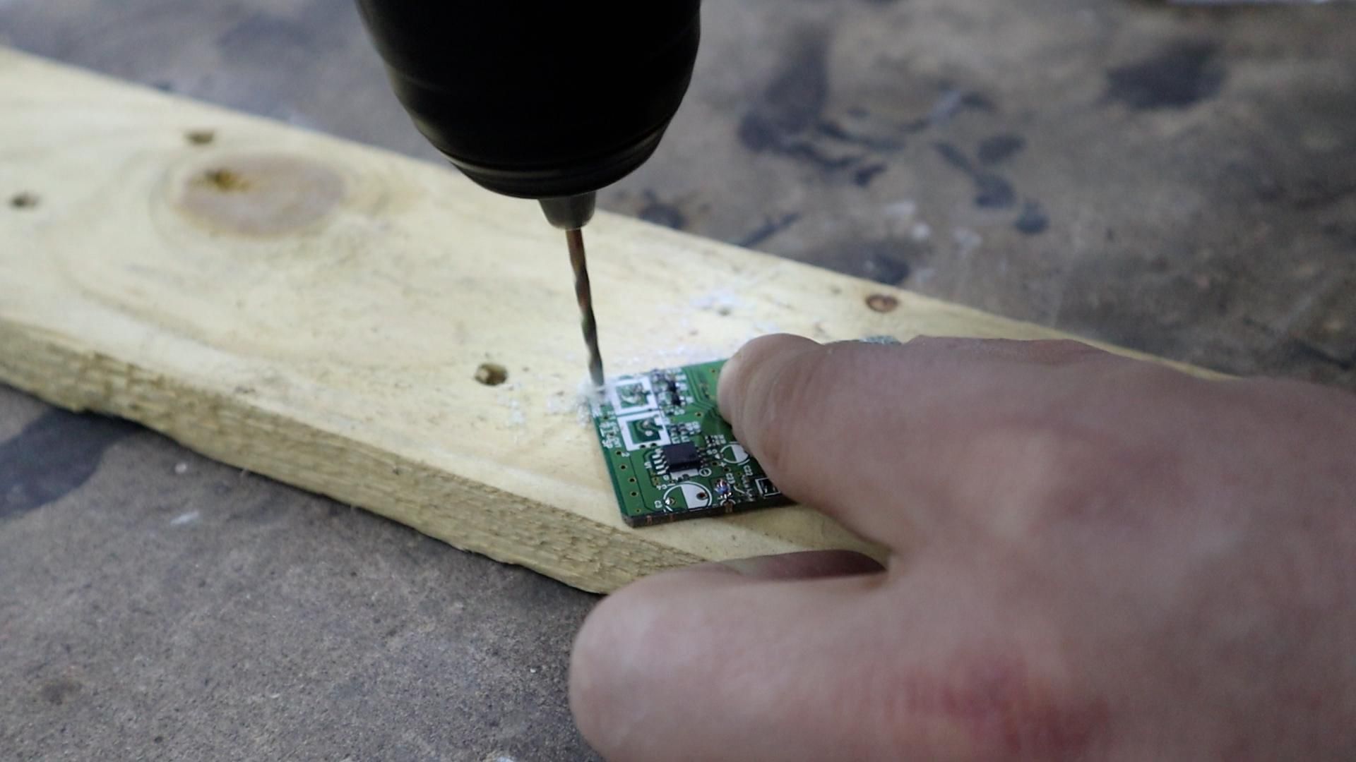How to Make Beautiful PCB Keyrings From Recycled Printed Circuit Boards ...