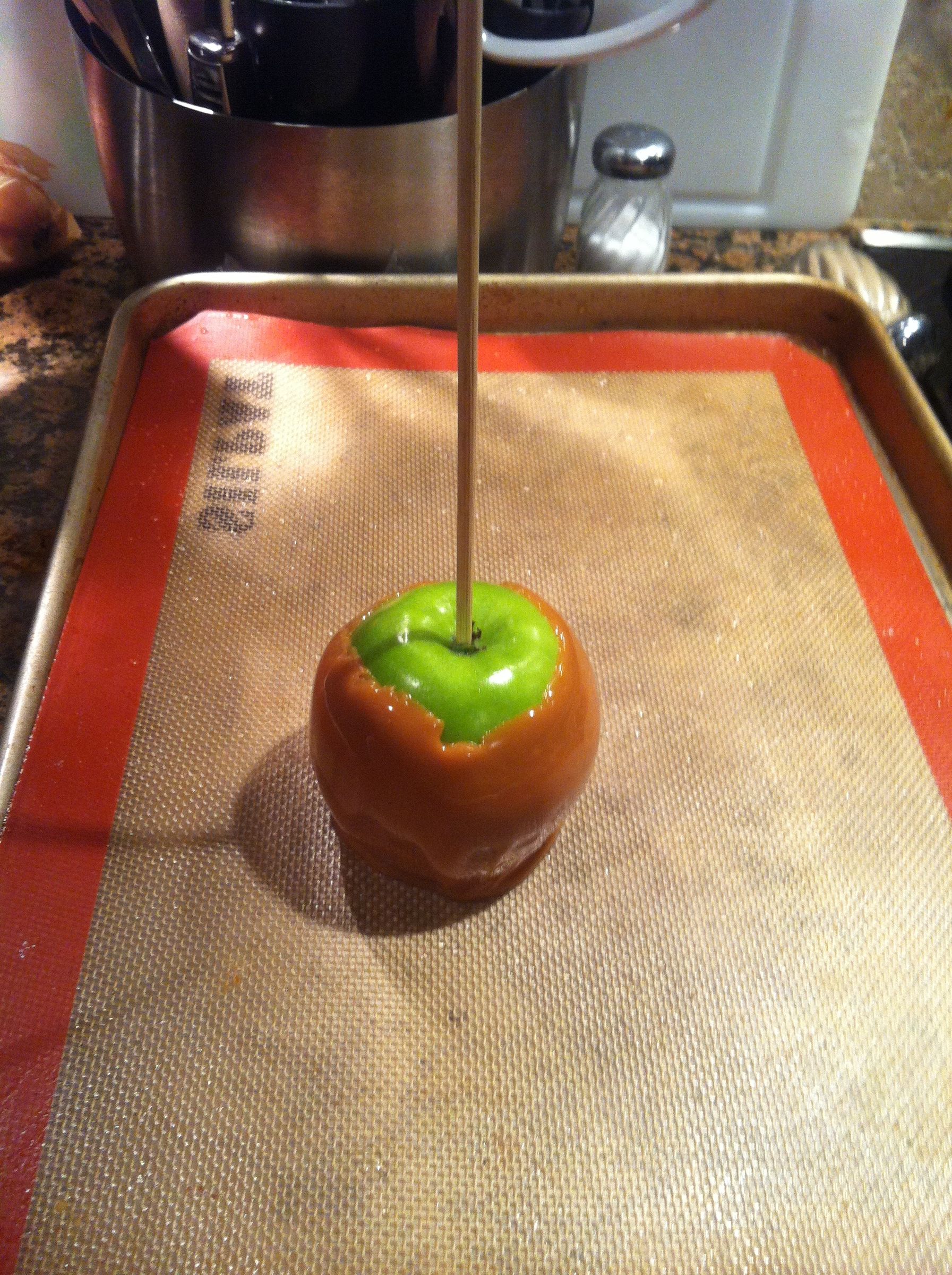 Simple Caramel Apples : 4 Steps - Instructables