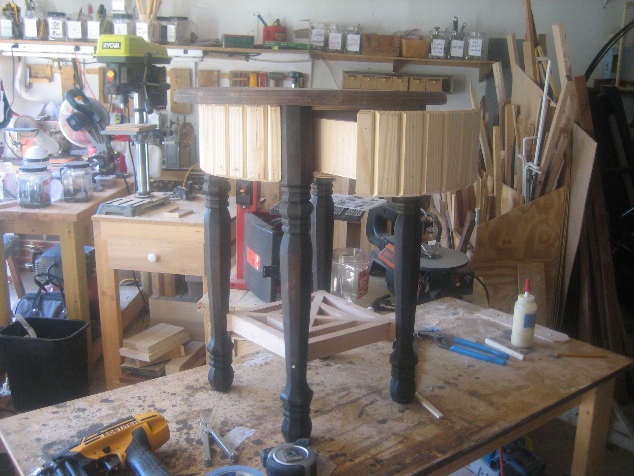 ROUND TABLE WITH SECRET COMPARTMENT : 11 Steps (with Pictures ...