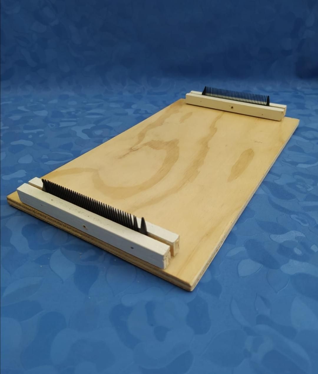 Loom With Combs : 10 Steps (with Pictures) - Instructables