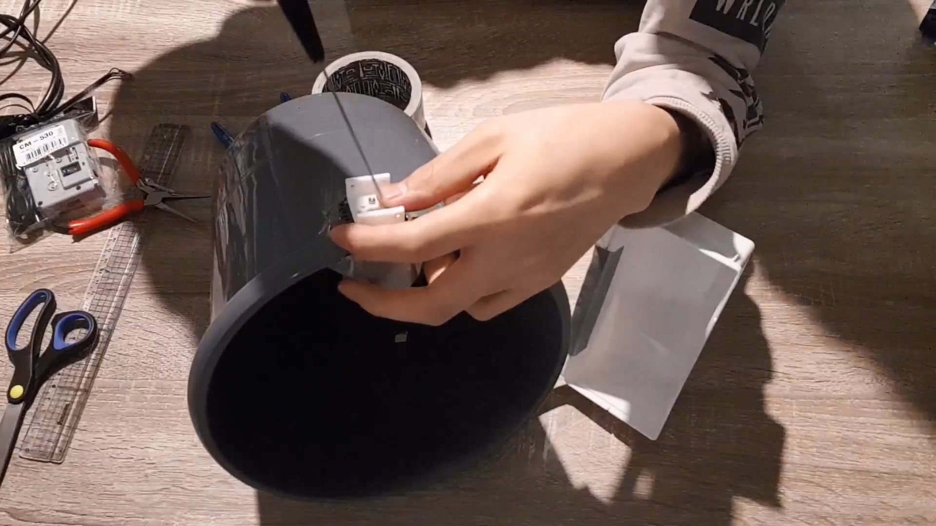Trash Bin Robot - Giant Hungry Robot : 11 Steps (with Pictures ...