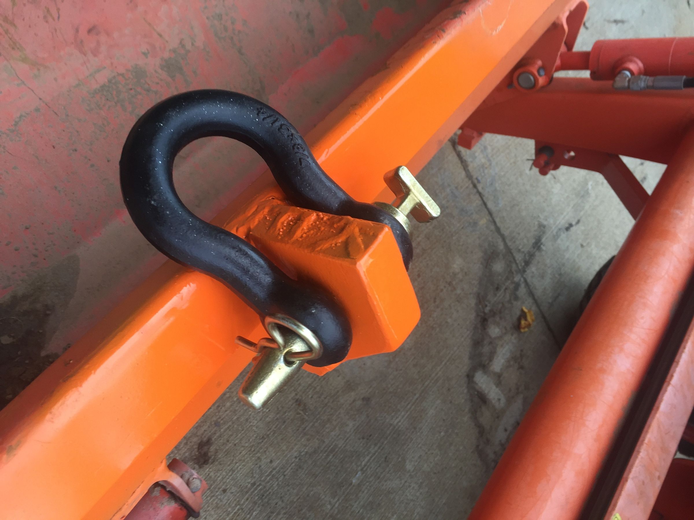 Tractor Bucket Attachment Point (Let's Lift Heavy Stuff!) : 8 Steps ...