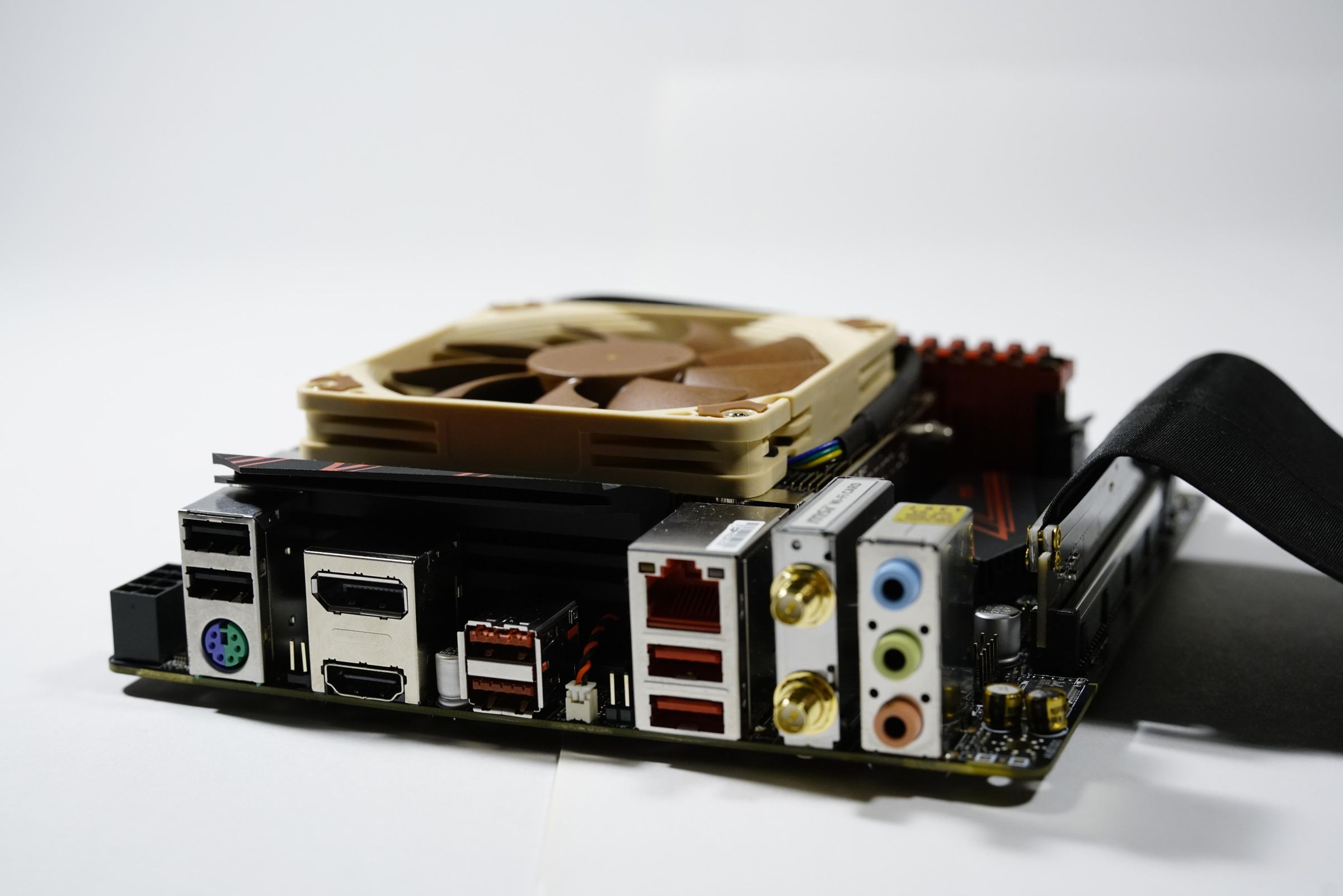 Cyberpunk Themed Briefcase Computer : 8 Steps (with Pictures ...