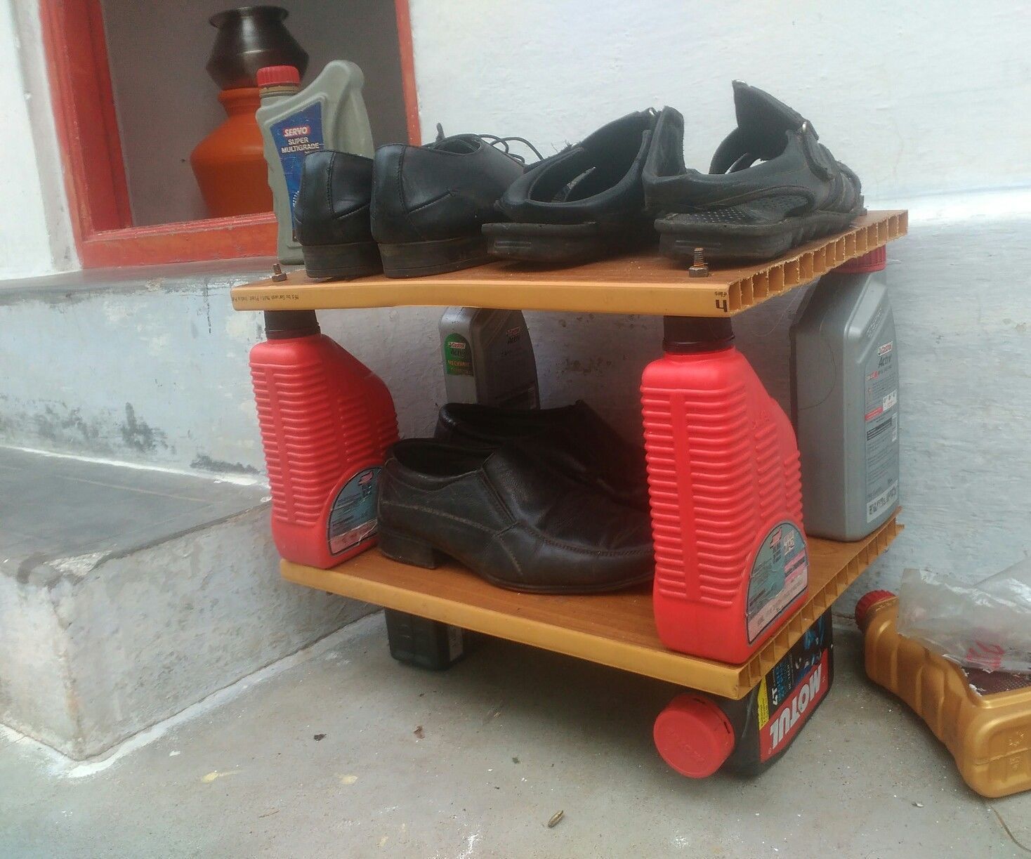 DIY Shoe Stand : 3 Steps - Instructables