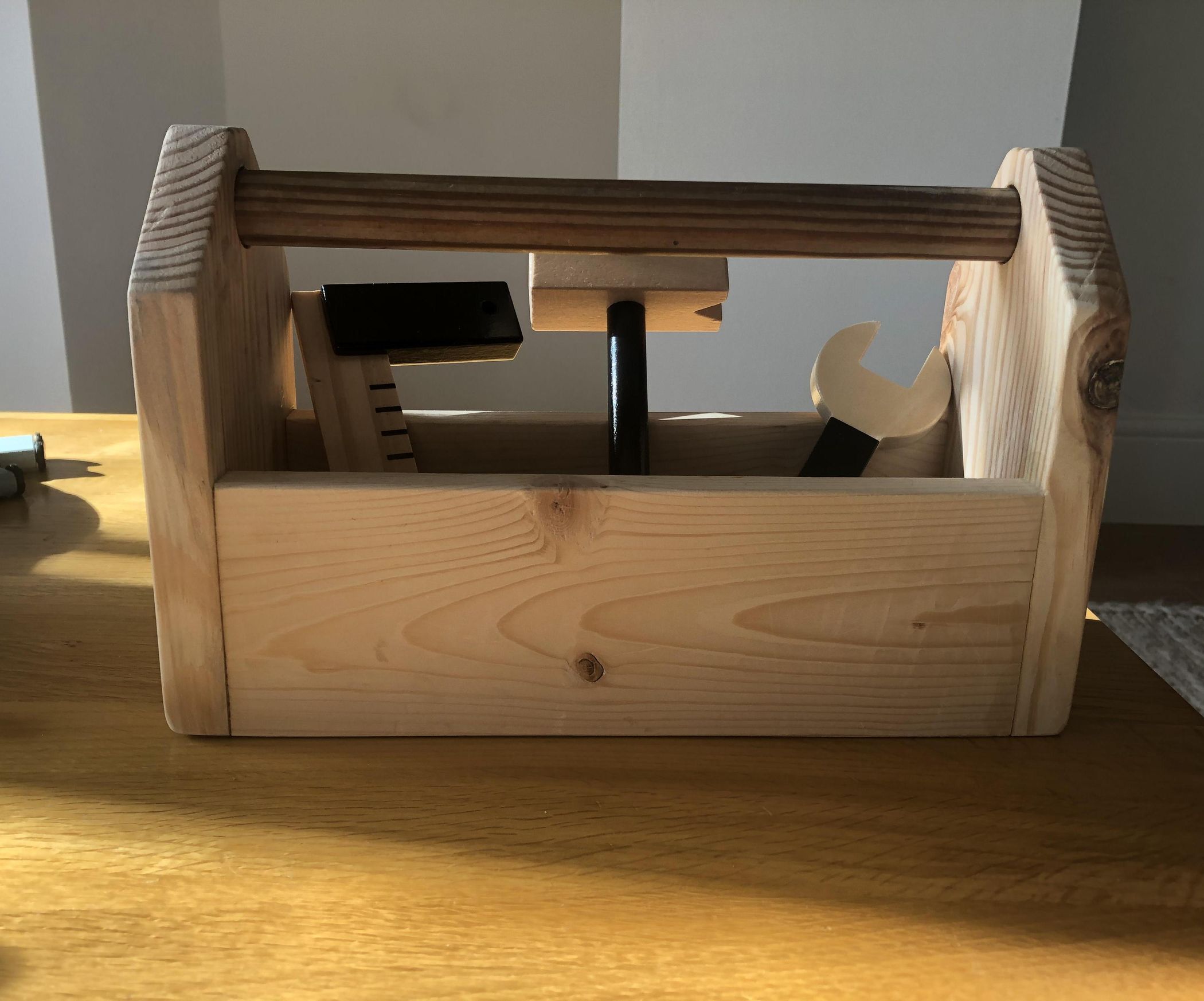 Scrap Wood Kids Toolbox : 6 Steps - Instructables