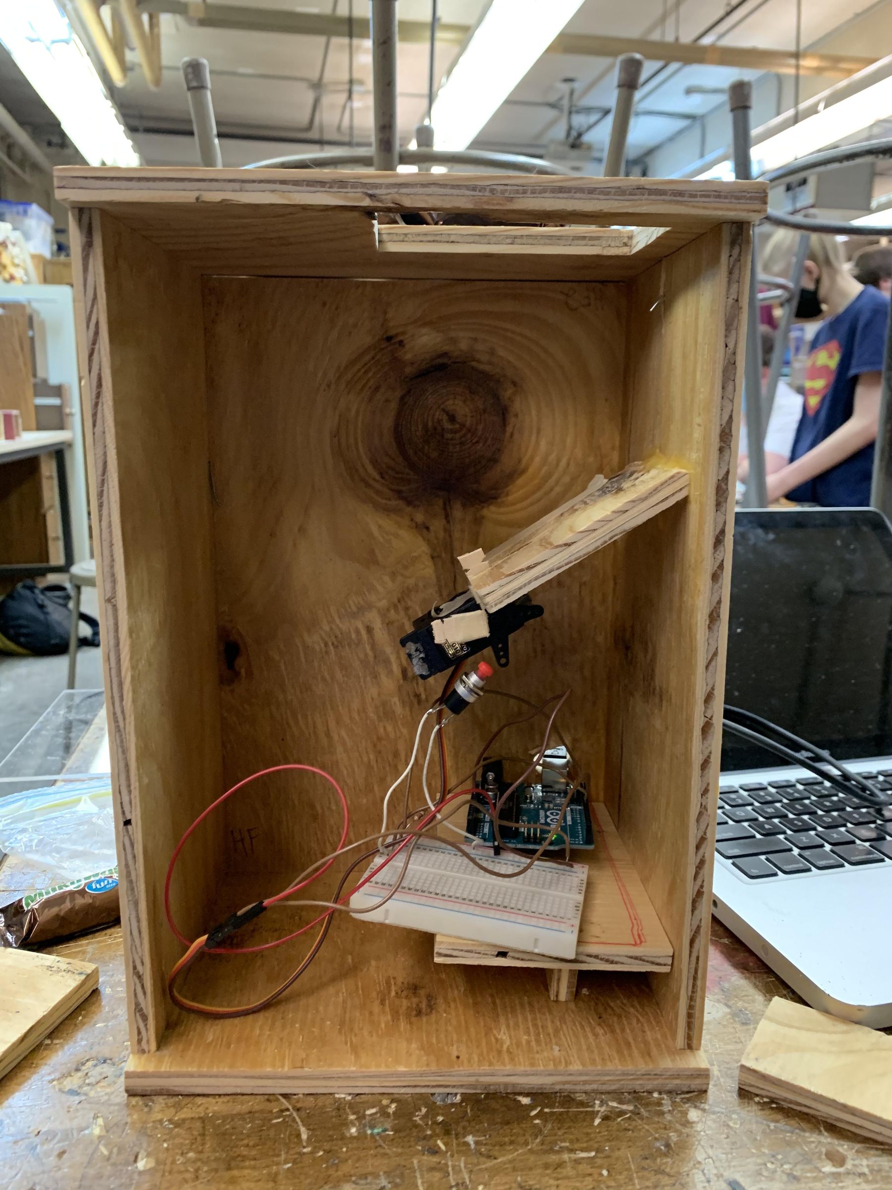Vending Machine Using an Arduino : 5 Steps - Instructables