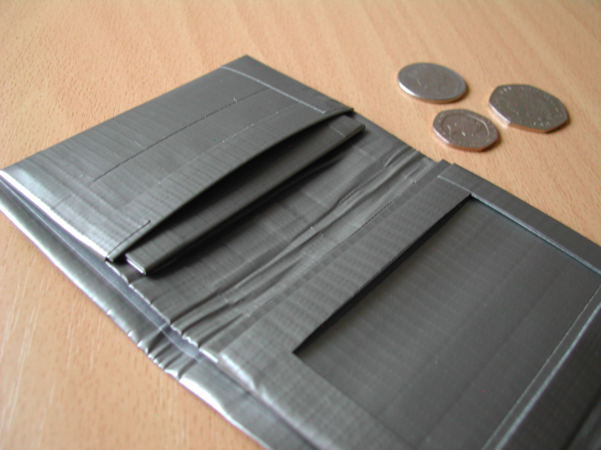 Tri-Fold Duct Tape Wallet (Notes, Cards, ID, Coins) - Instructables
