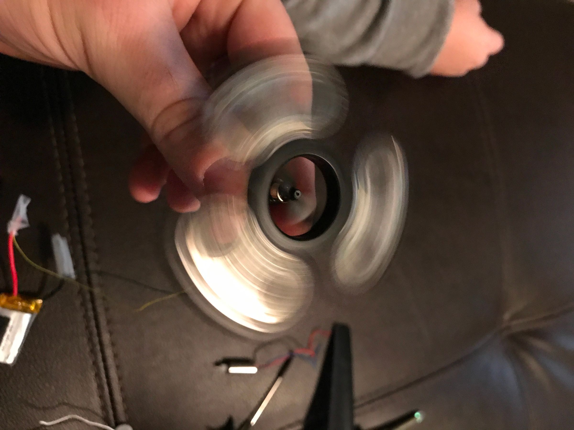 Motorized Fidget Spinner Gift : 4 Steps (with Pictures) - Instructables