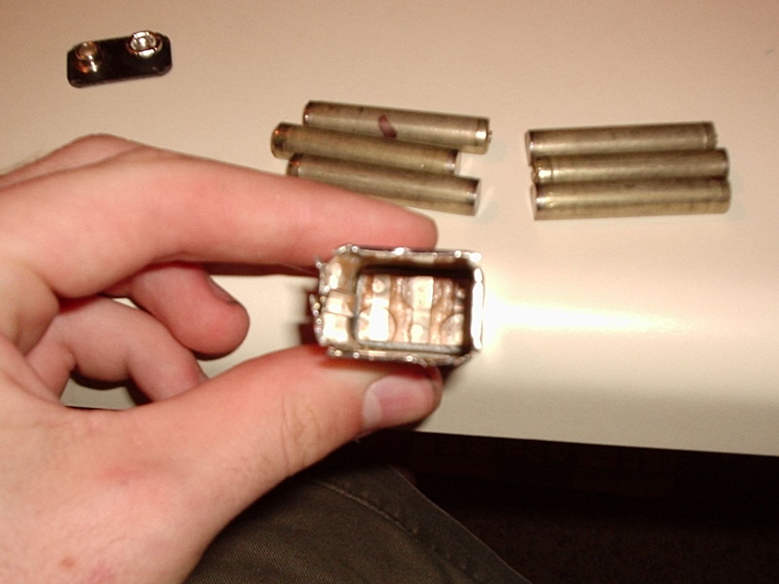 9v Battery Safe : 6 Steps - Instructables