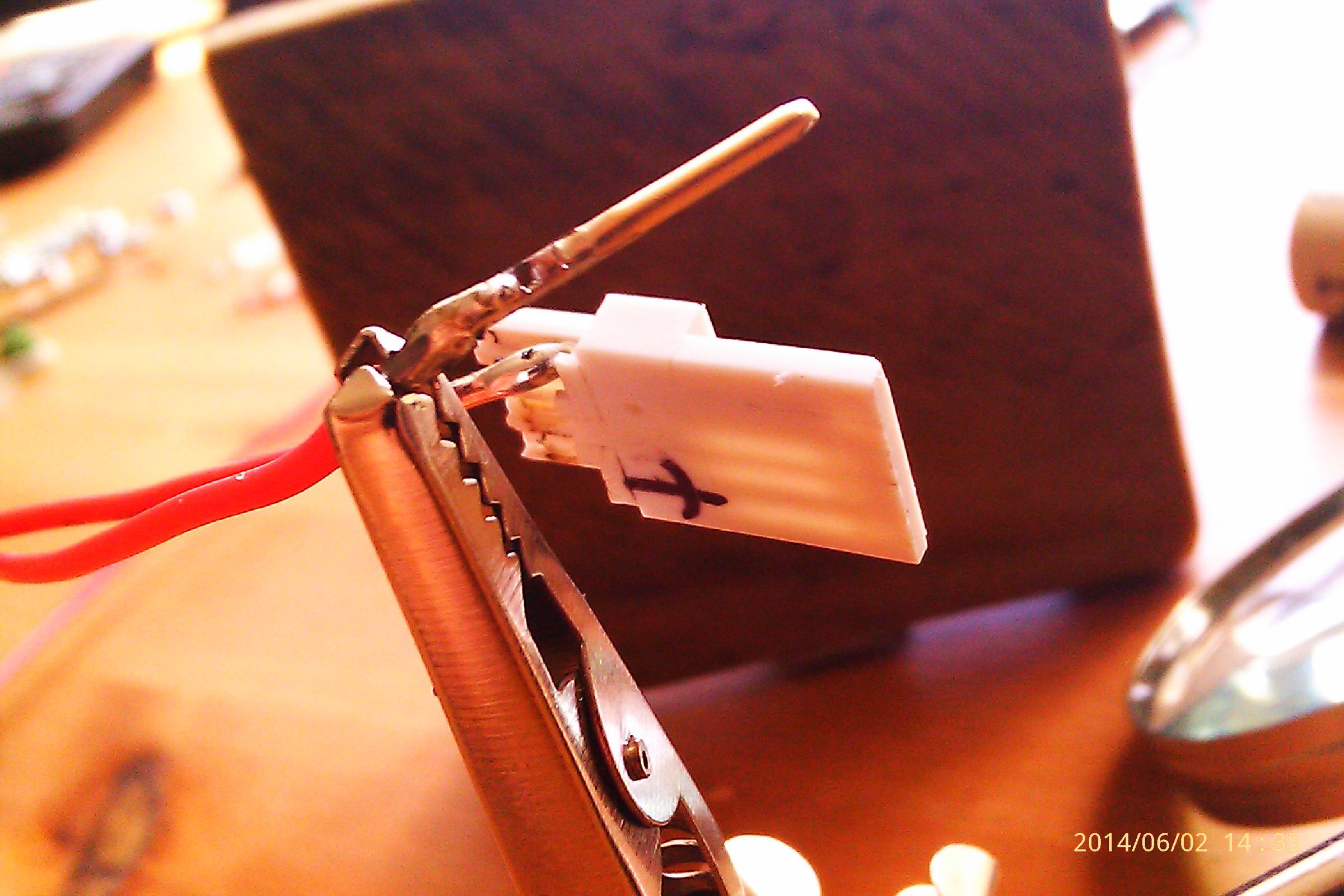 USB Plant Shelf, the Perfect Office Companion : 5 Steps - Instructables