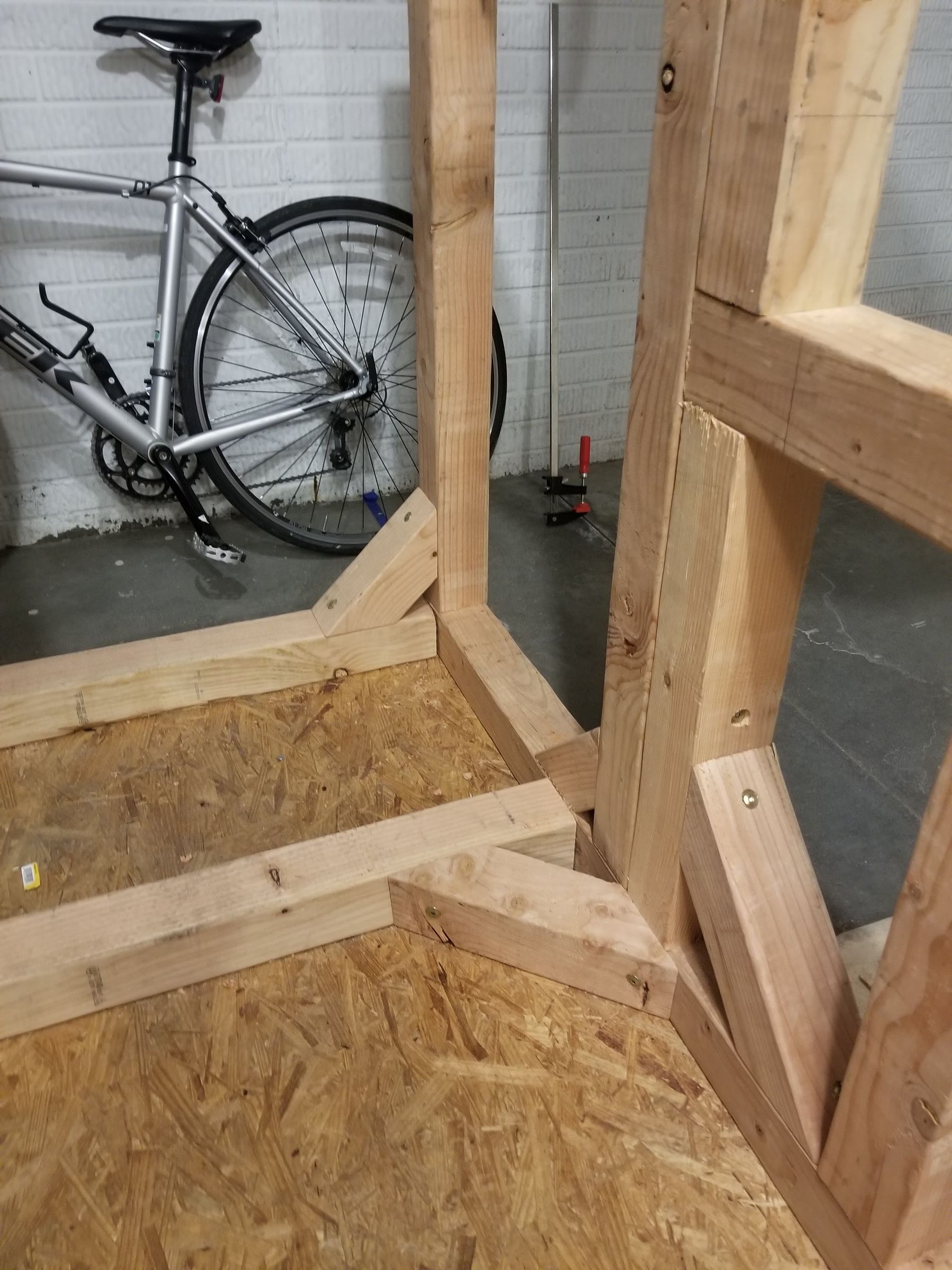 DIY Squat Rack / Pull-Up Bar : 7 Steps - Instructables