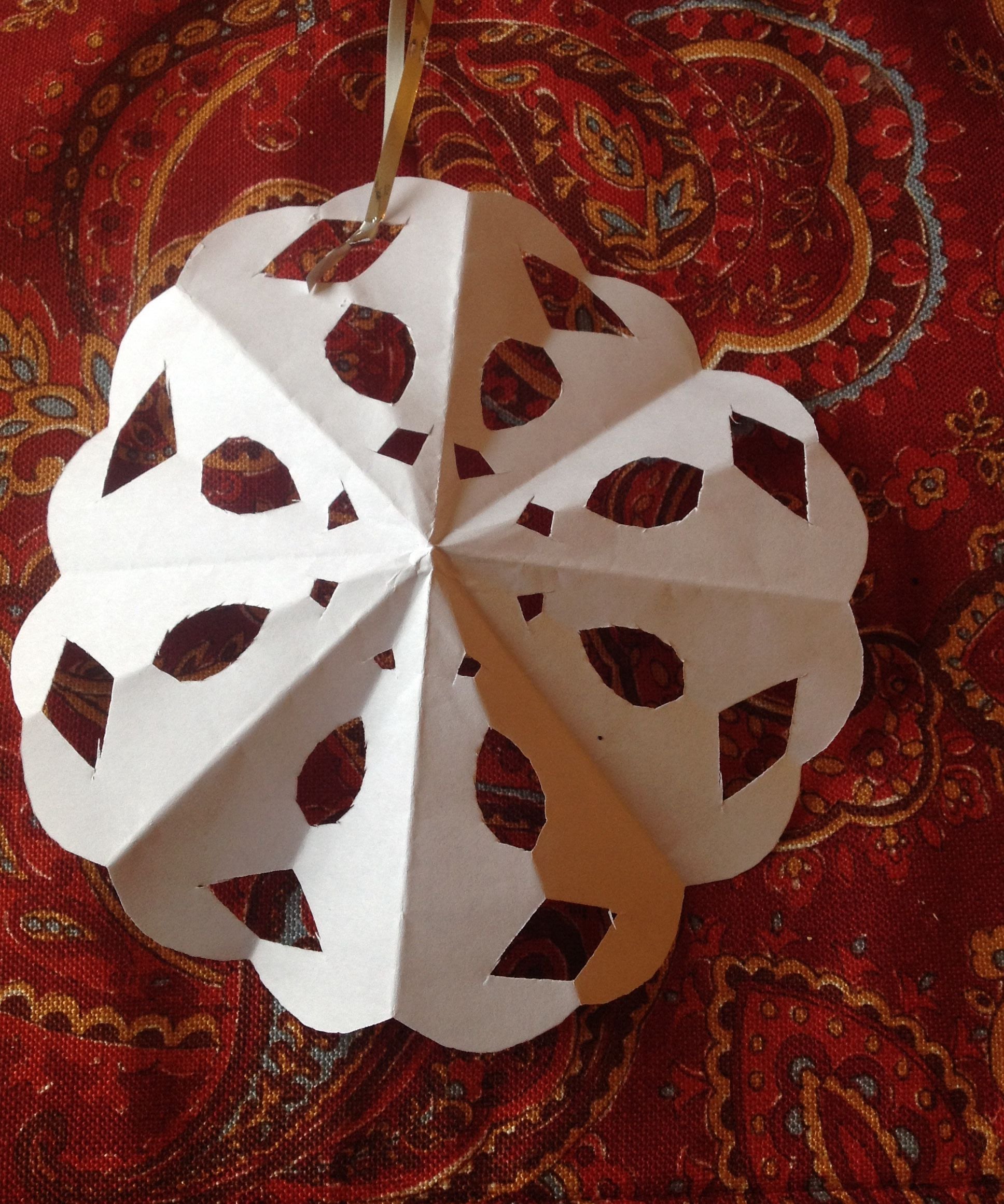 Paper Snowflake Ornament : 10 Steps - Instructables