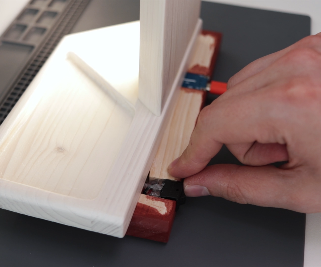 DIY Desk Lamp USB Powered : 20 Steps (with Pictures) - Instructables