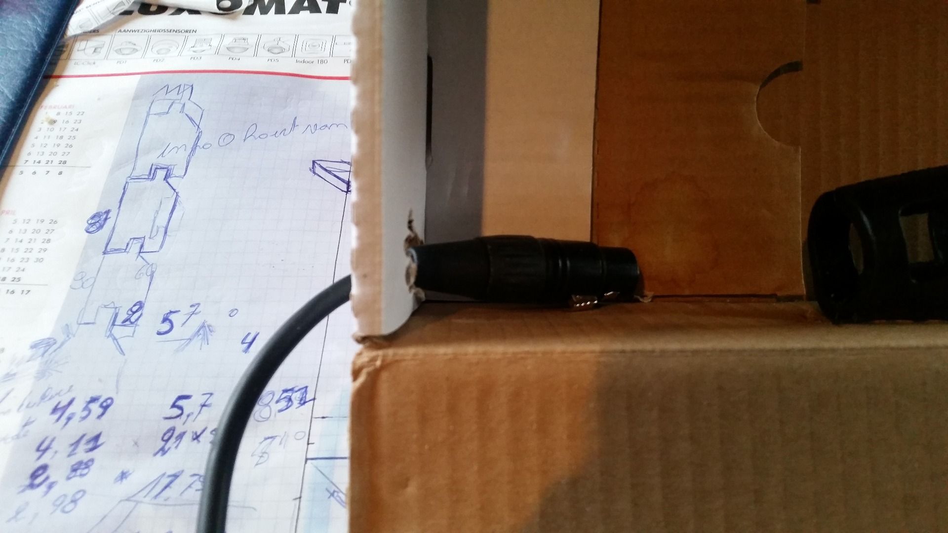 Cardboard Microphone Pop Filter : 6 Steps (with Pictures) - Instructables