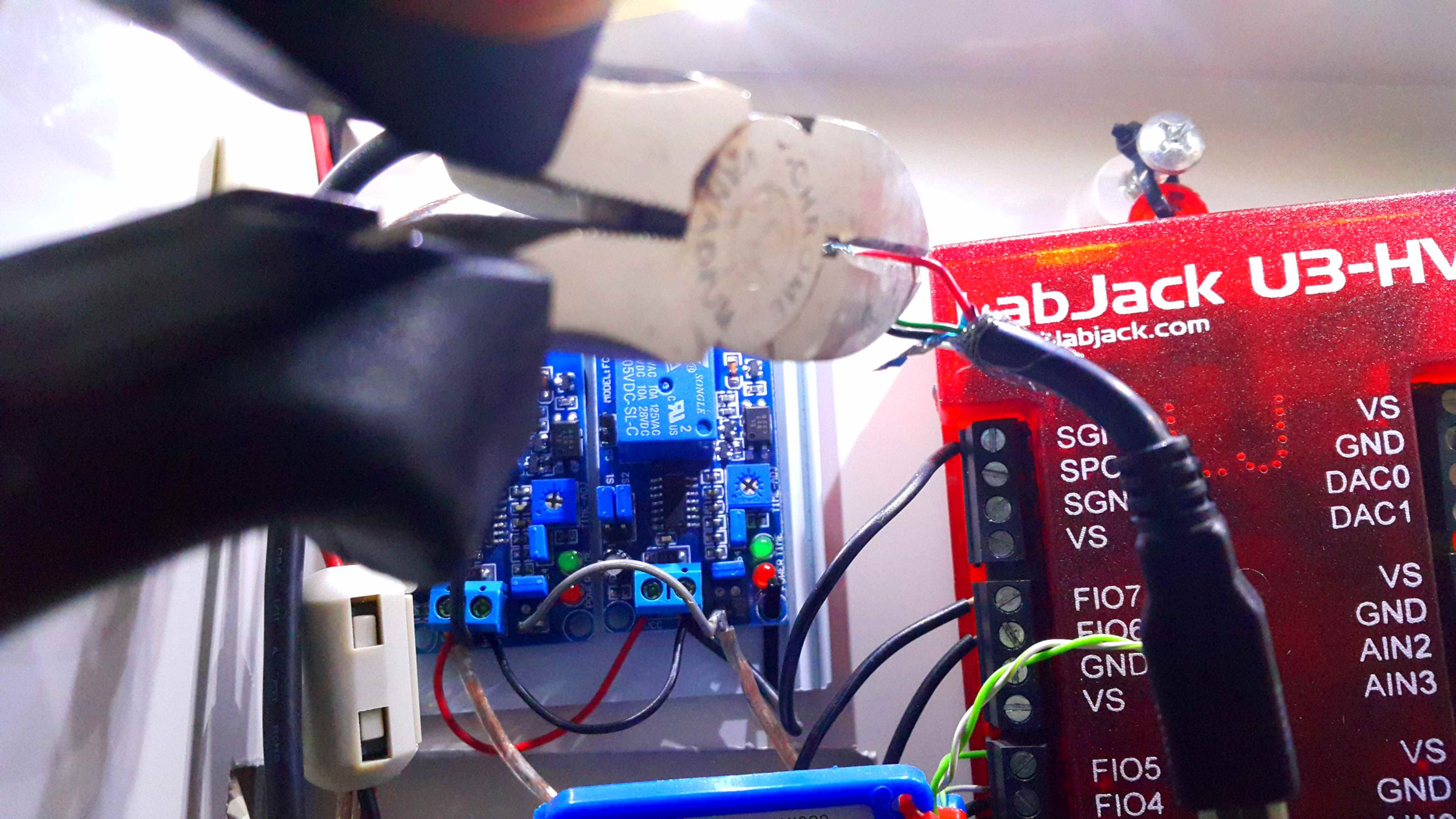 Separate 5v Supply to My Labjack U3 Hv. : 4 Steps - Instructables