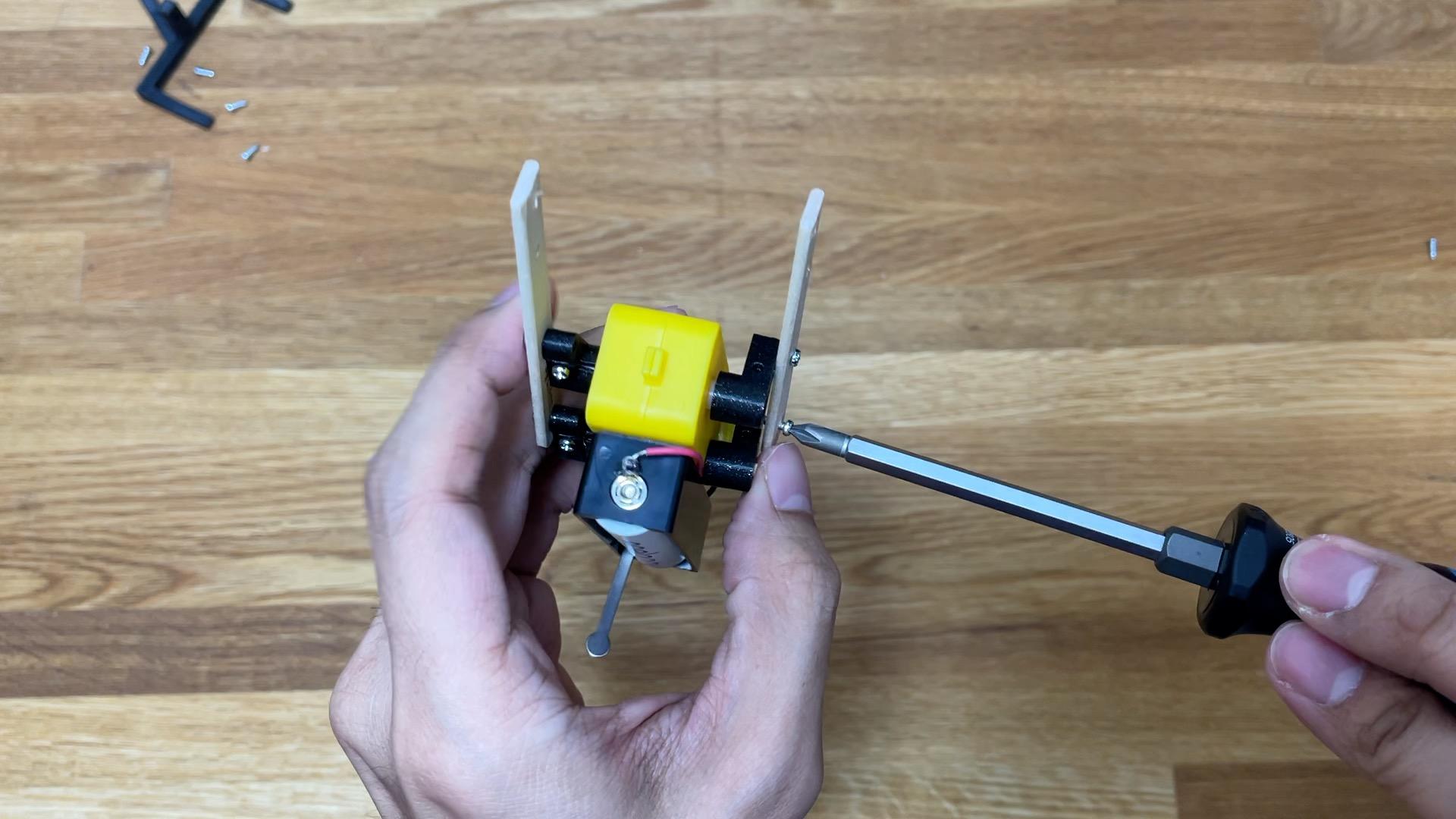 Walking Robot, Parallel Cranks : 10 Steps (with Pictures) - Instructables