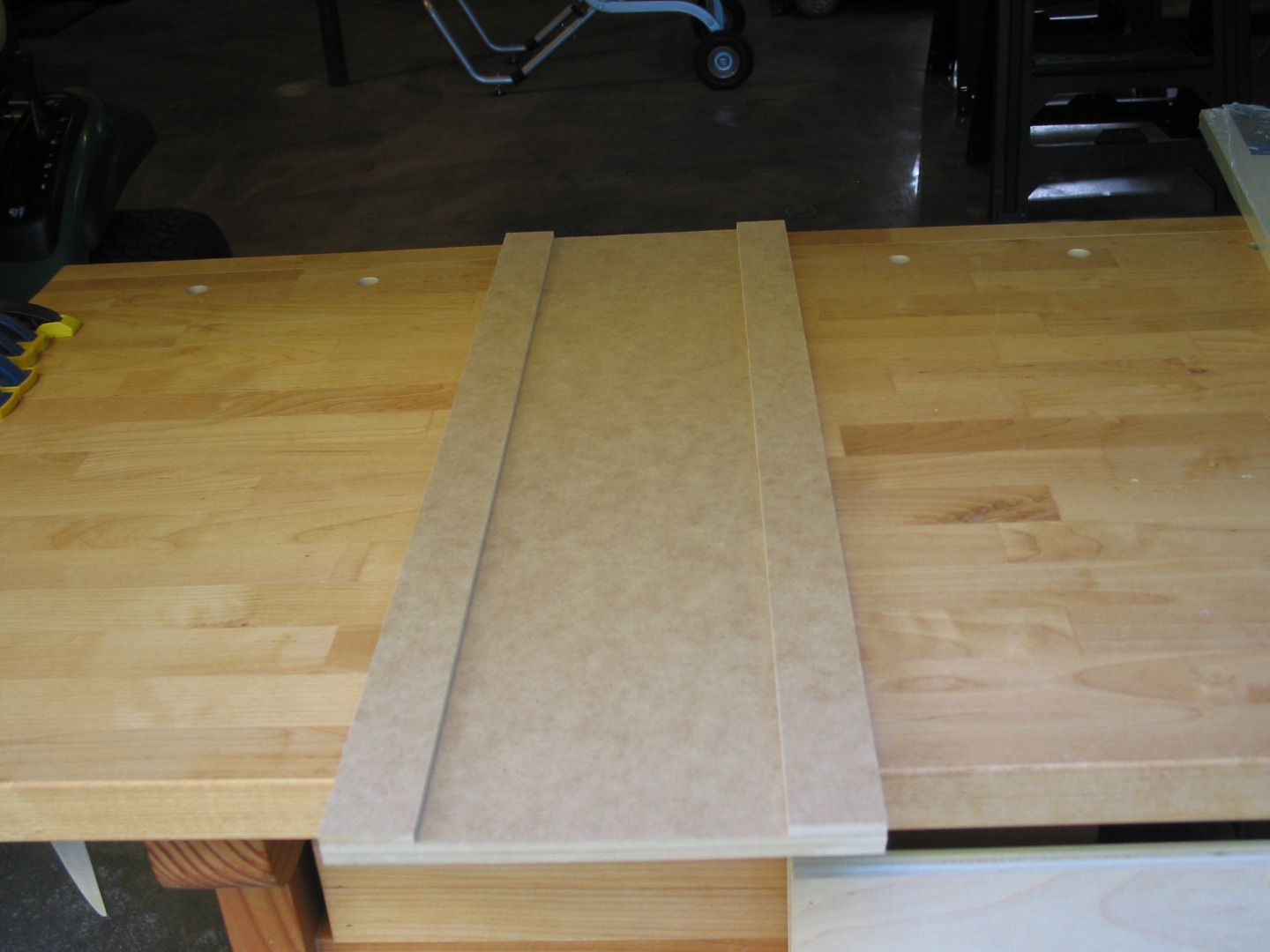 Create Perfect Dados With This Router Jig : 5 Steps - Instructables