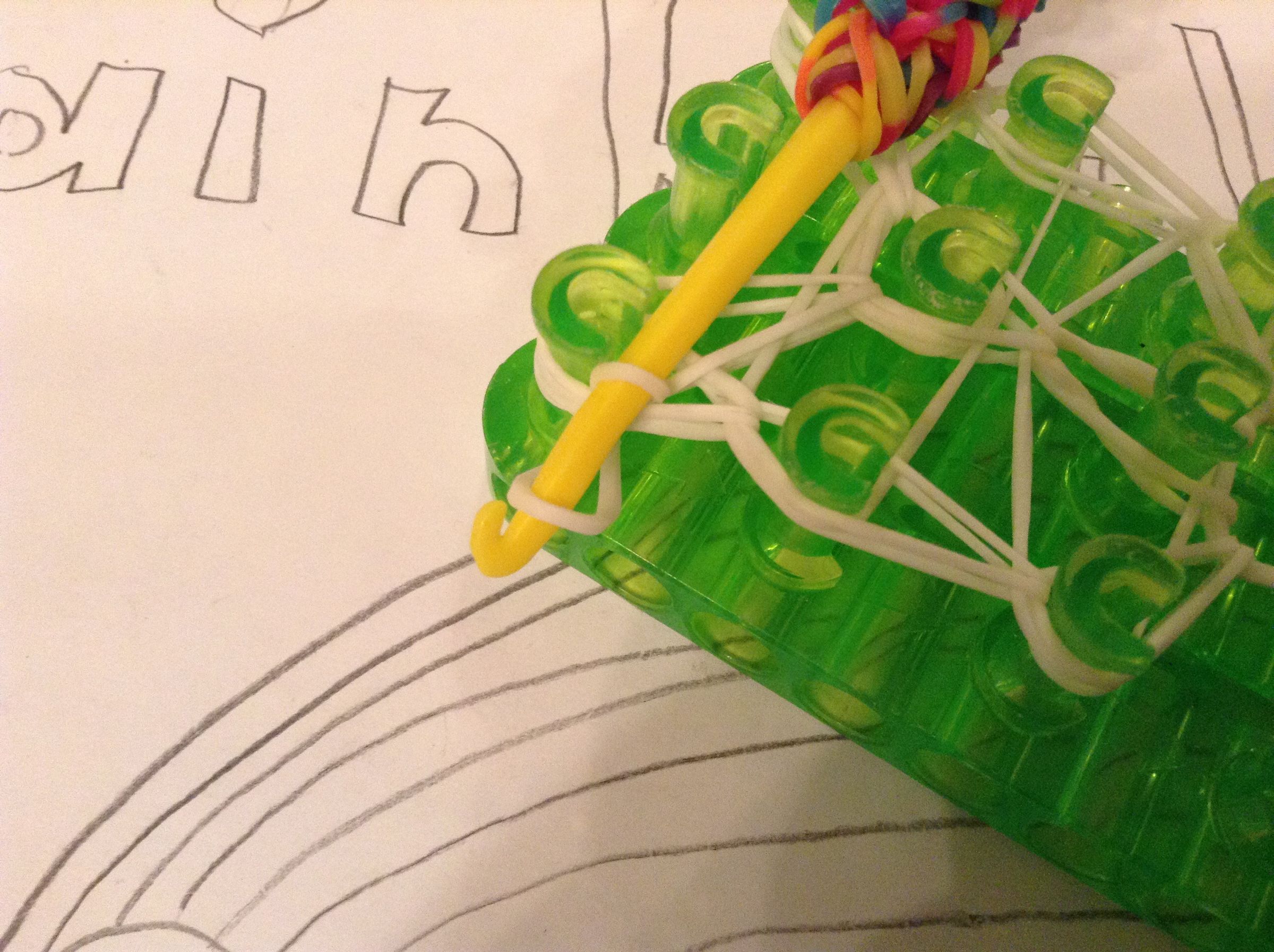 Rainbow Loom Heart Charm : 7 Steps - Instructables