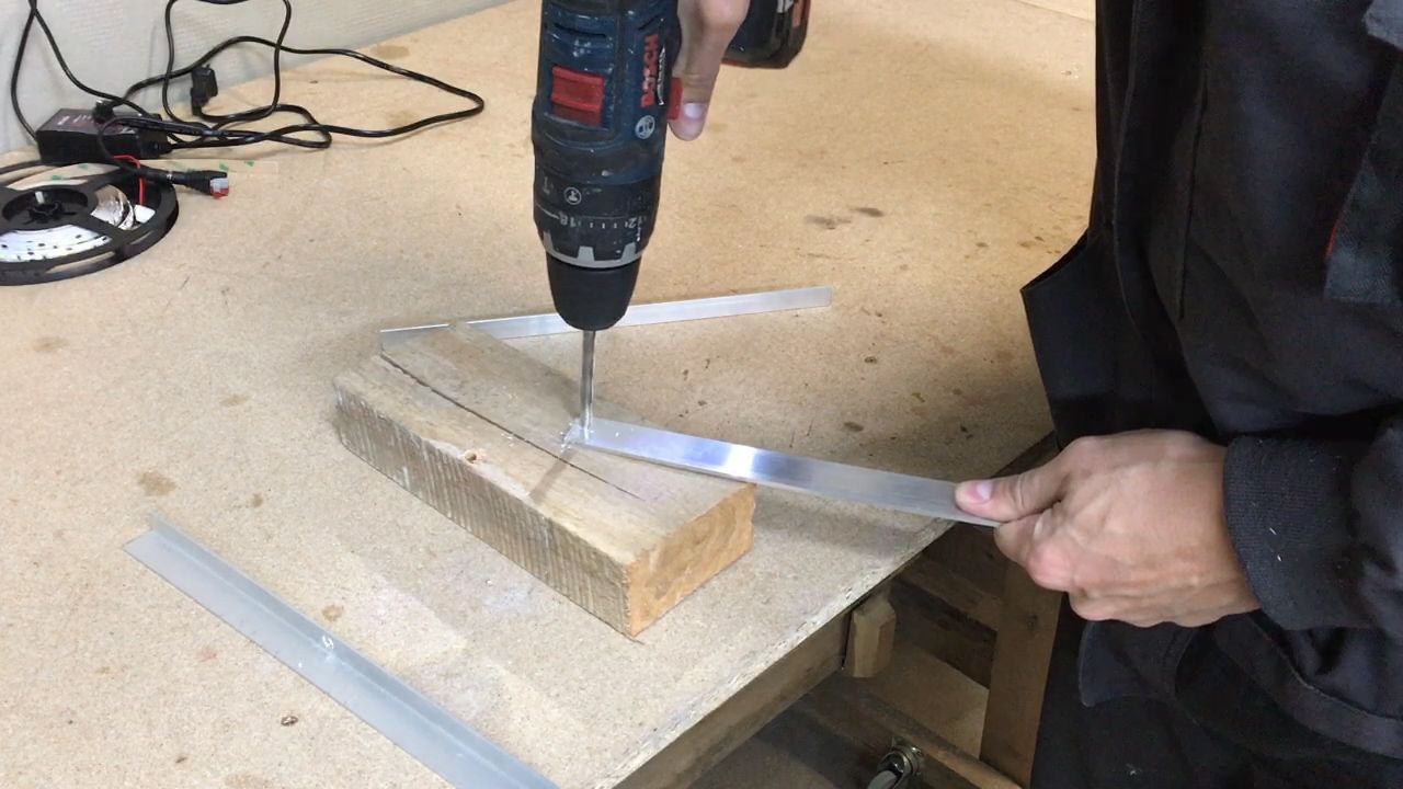 DIY: LED Workbench Light From LED Strips : 7 Steps (with Pictures ...