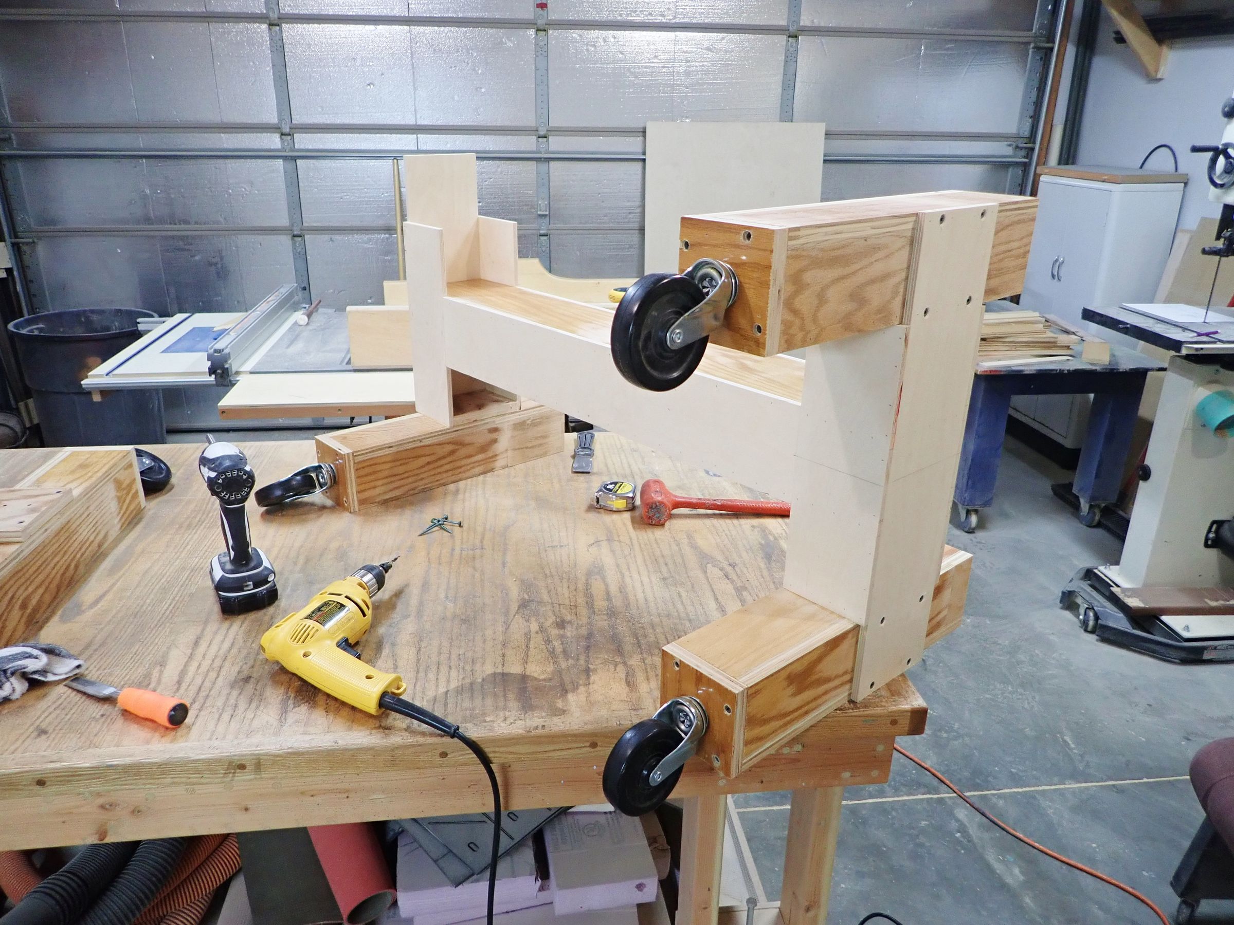 Make an Adjustable-Height Table With a Car Jack : 16 Steps (with ...