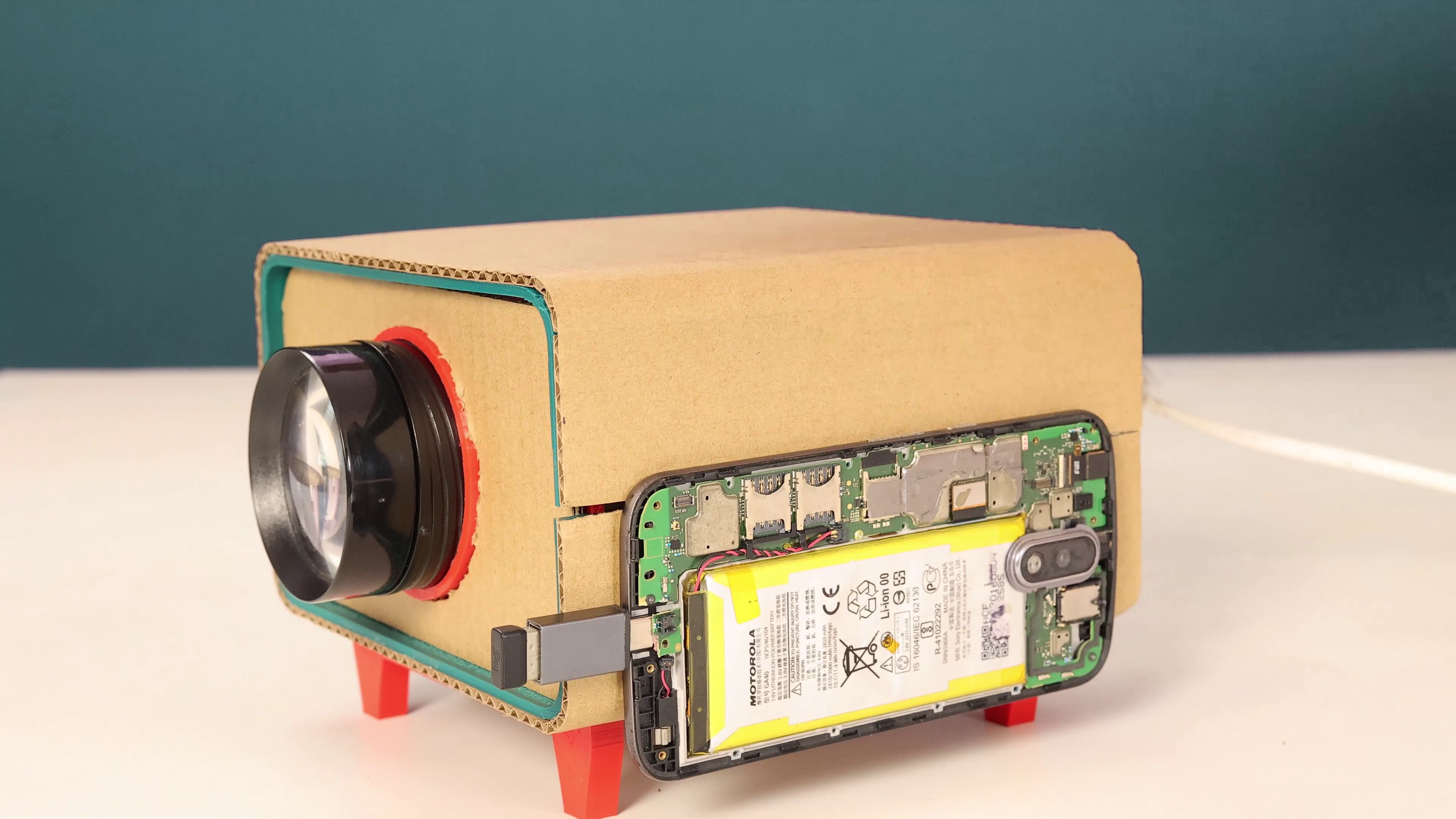 Projector Using Old Smartphones : 10 Steps (with Pictures) - Instructables