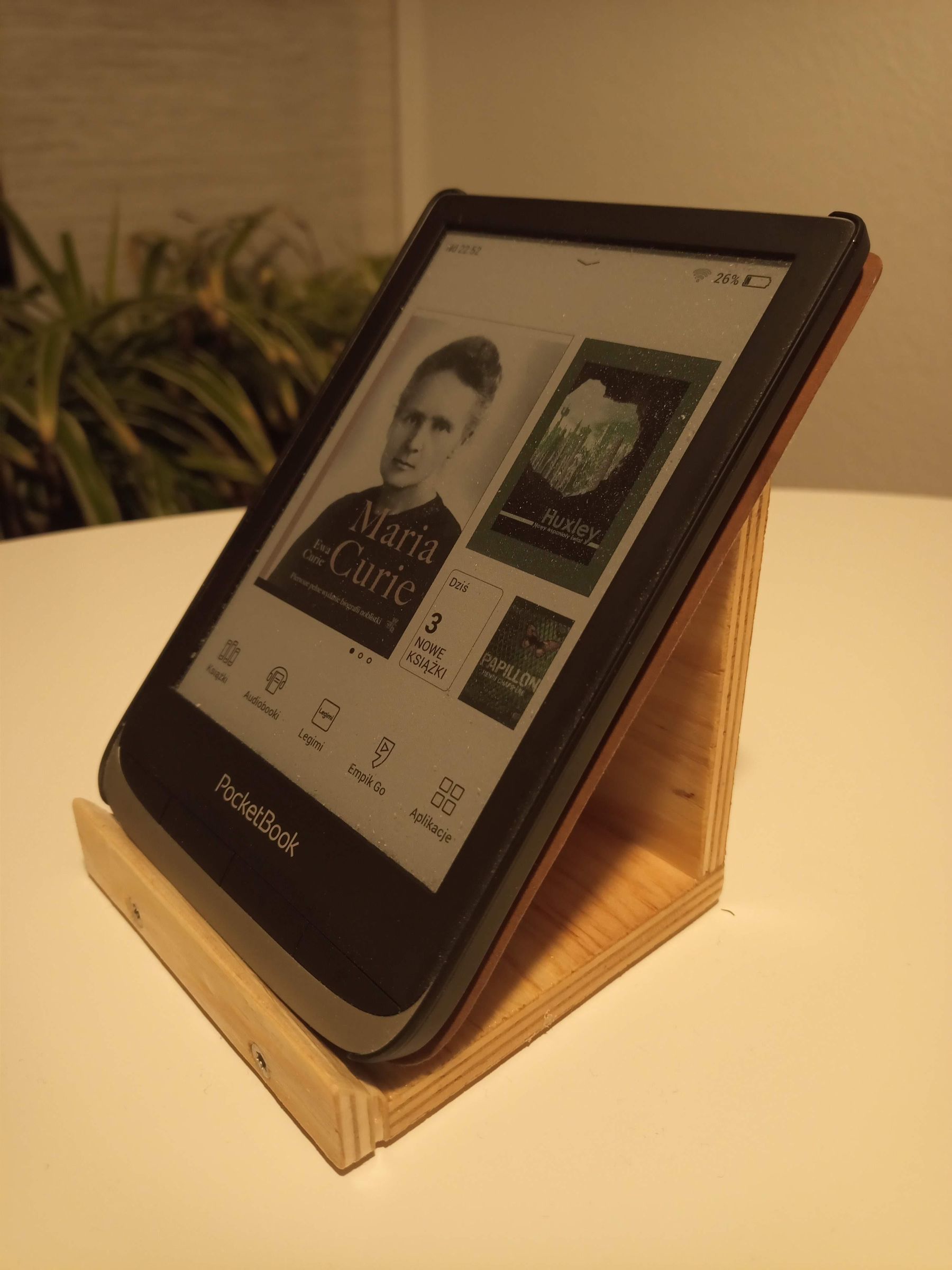 Simple E-Reader, Tablet or Phone Stand : 8 Steps (with Pictures ...