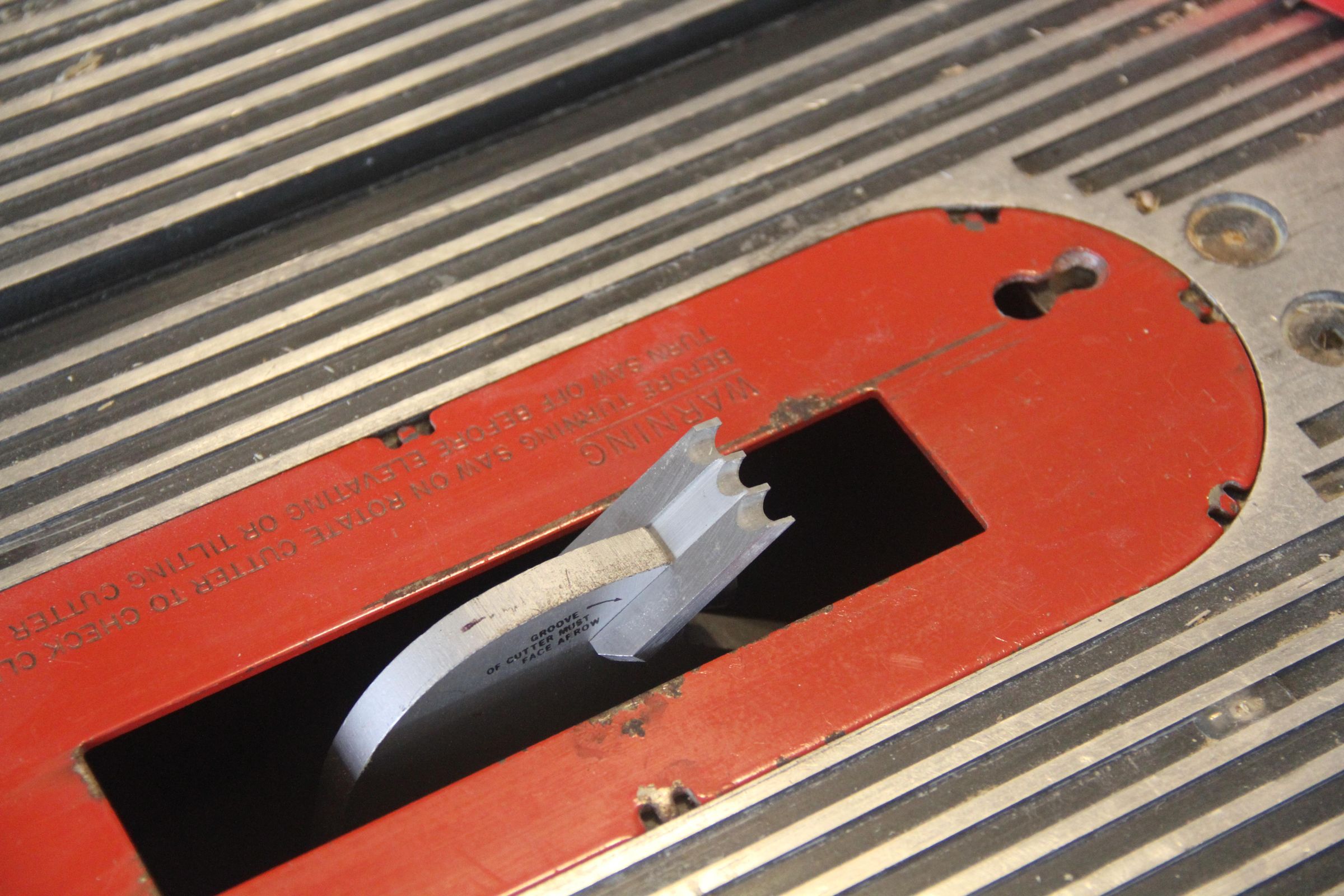 DIY Crown Molding : 11 Steps (with Pictures) - Instructables