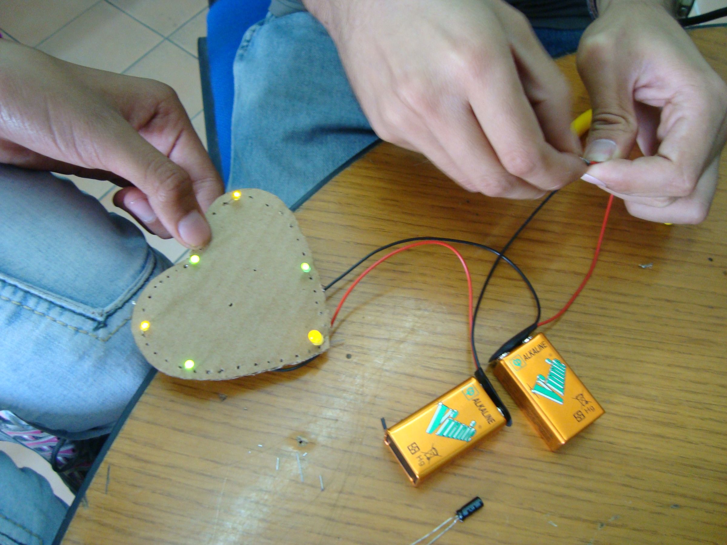Corazón De Leds : 5 Steps - Instructables