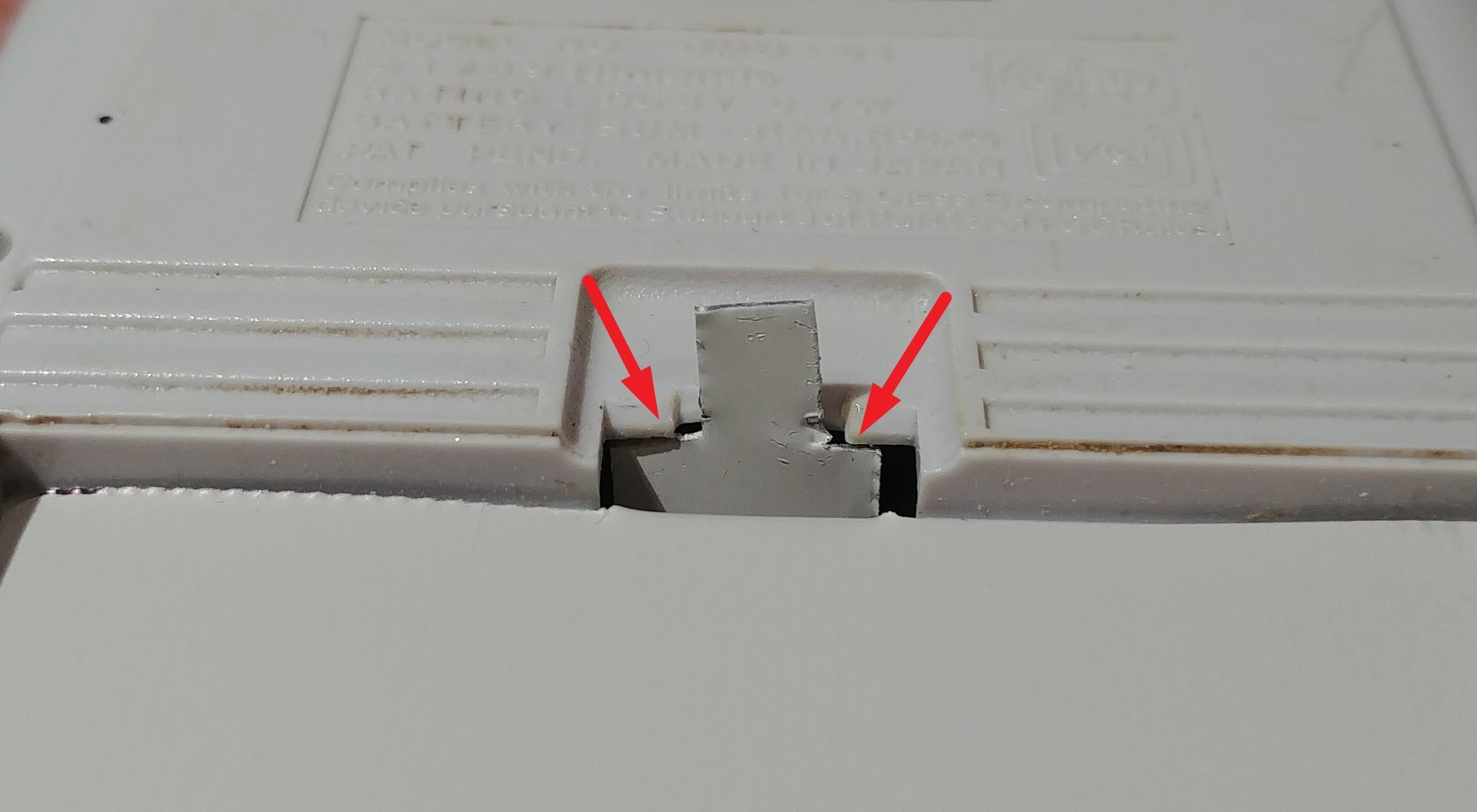 Replacement Remote Control Battery Cover : 5 Steps - Instructables