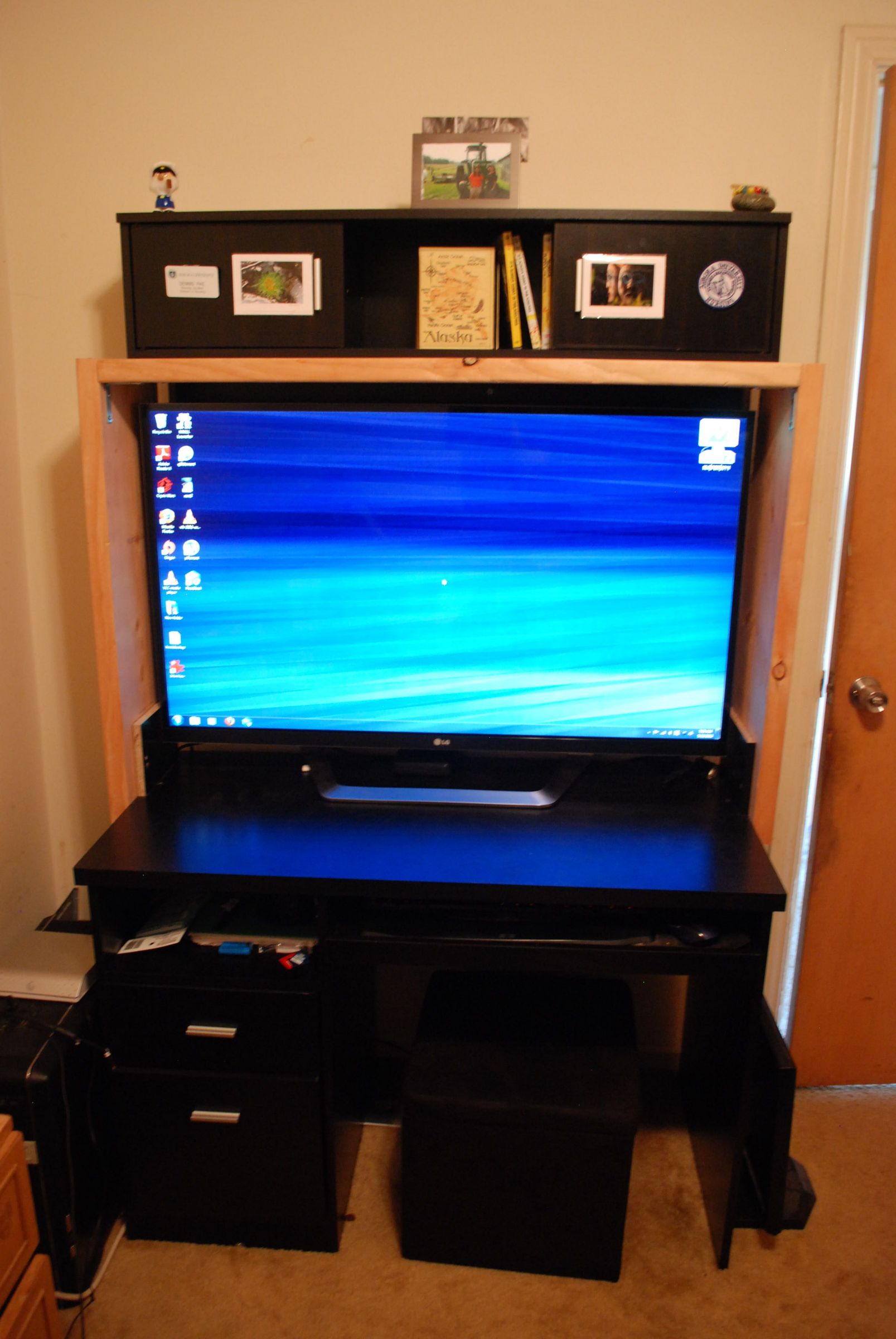 Desk to TV Hutch/Home Theater Conversion : 11 Steps (with Pictures ...