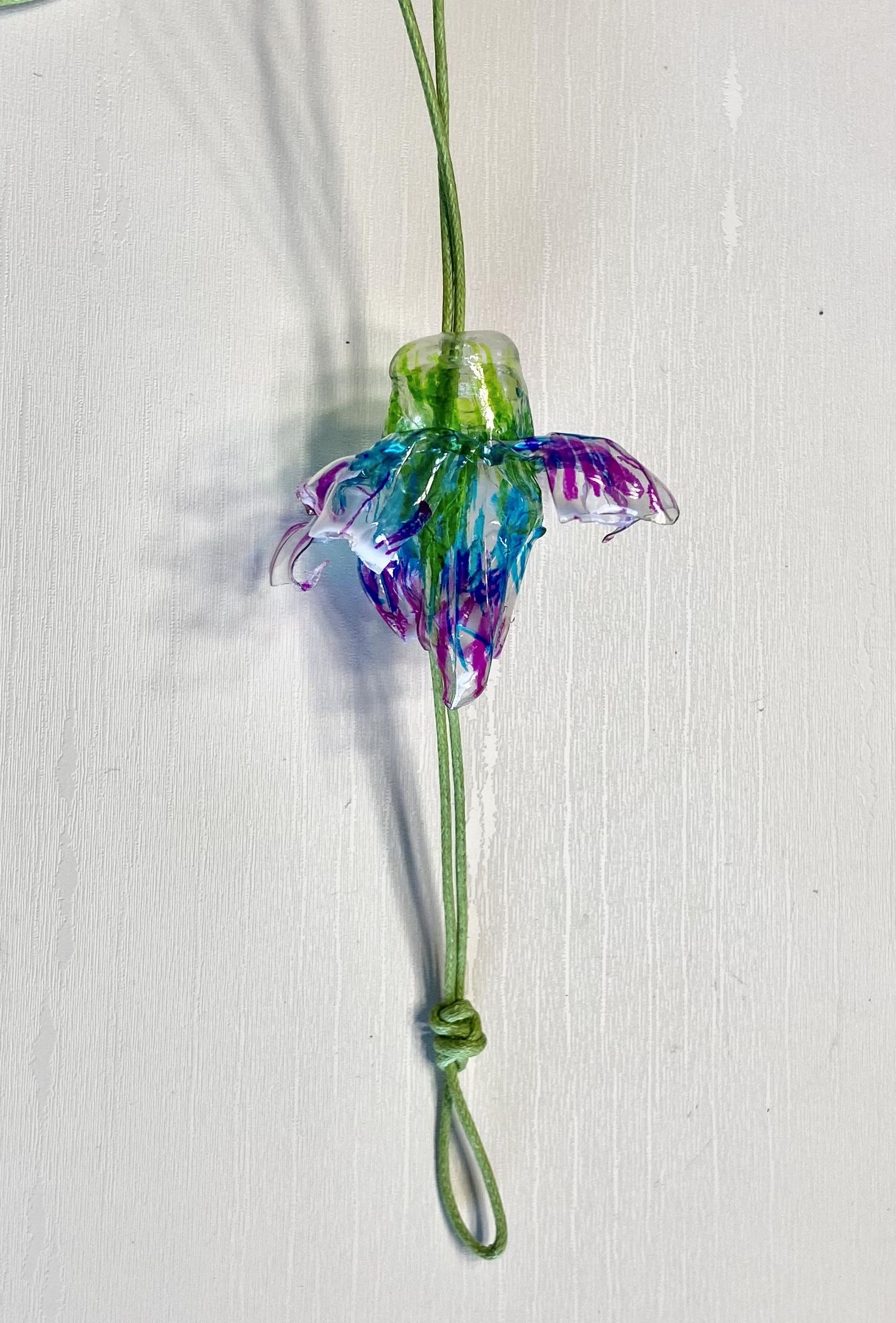 Plastic Egg Container Flower Necklace : 5 Steps (with Pictures ...