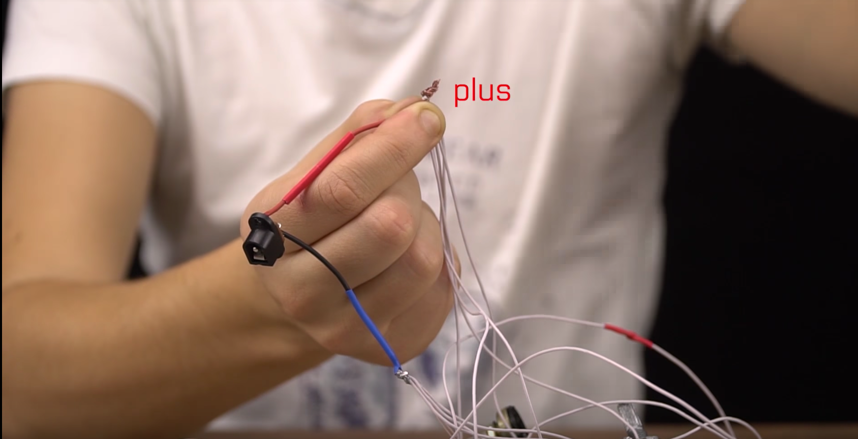 HOW TO MAKE ADVANCED LASER PROJECTOR : 7 Steps (with Pictures ...