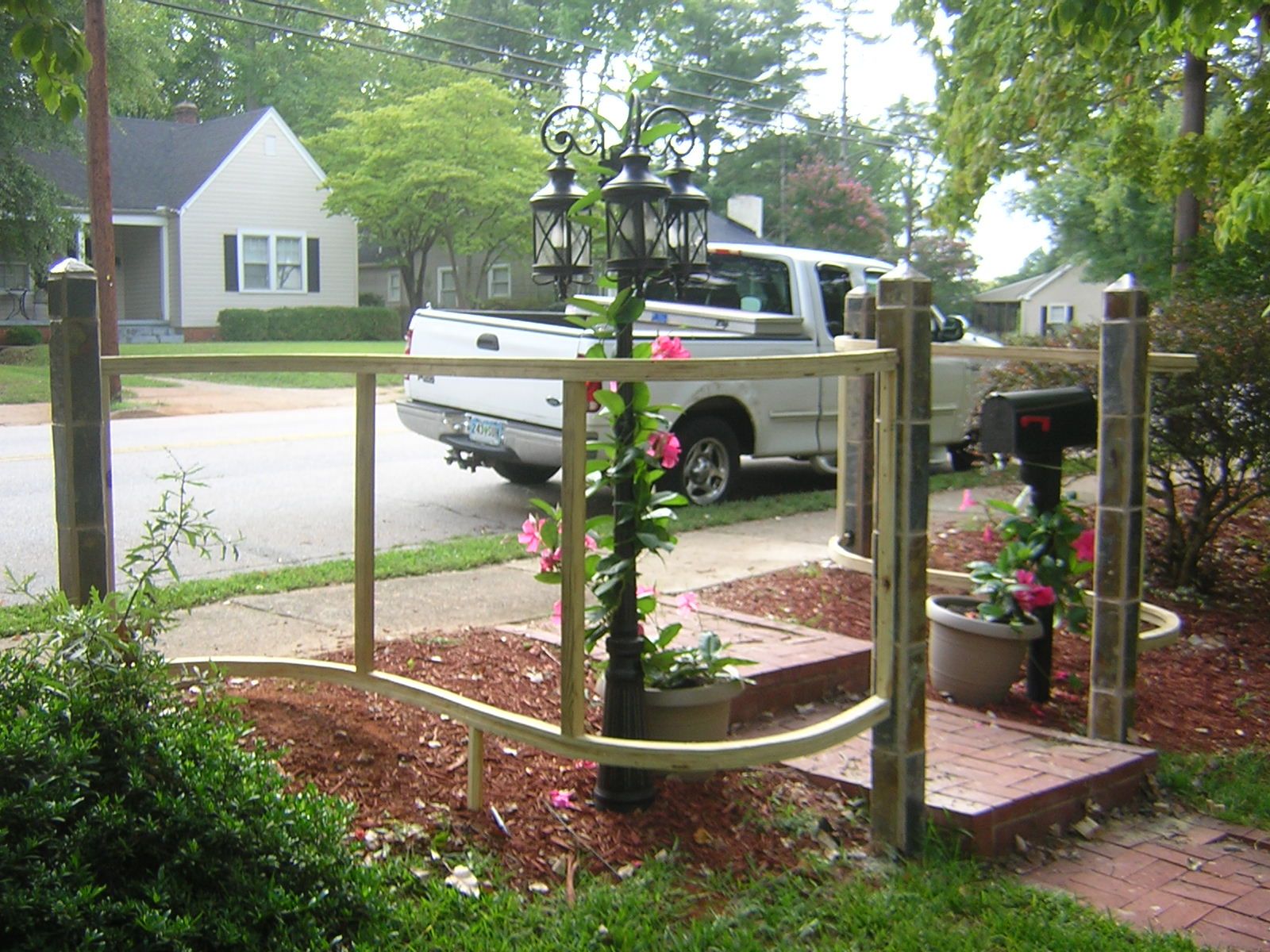 Build a Curved Wooden Fence : 3 Steps (with Pictures) - Instructables