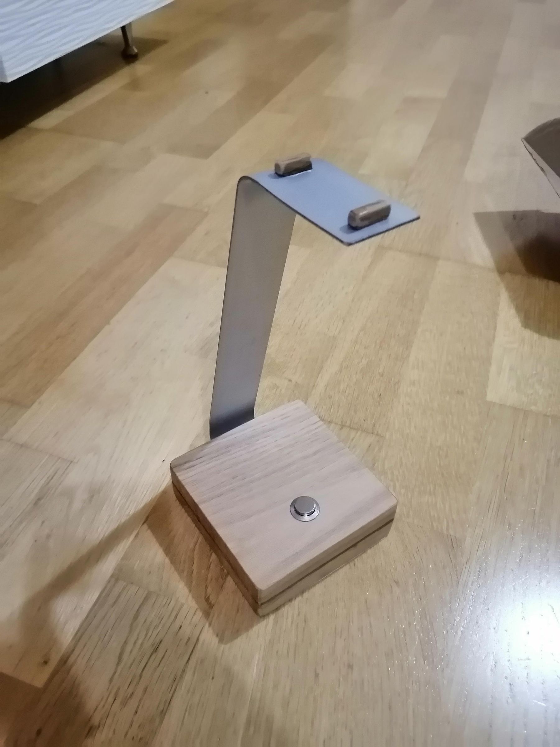 Headphone Stand With Mute Button : 8 Steps - Instructables
