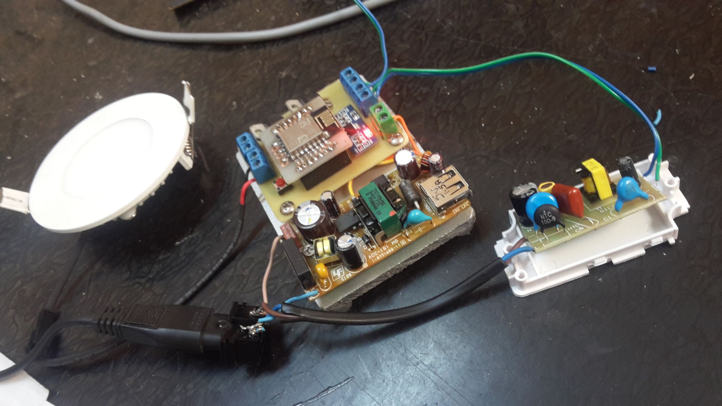 Desktop Controlled Workdesk Lights : 4 Steps - Instructables