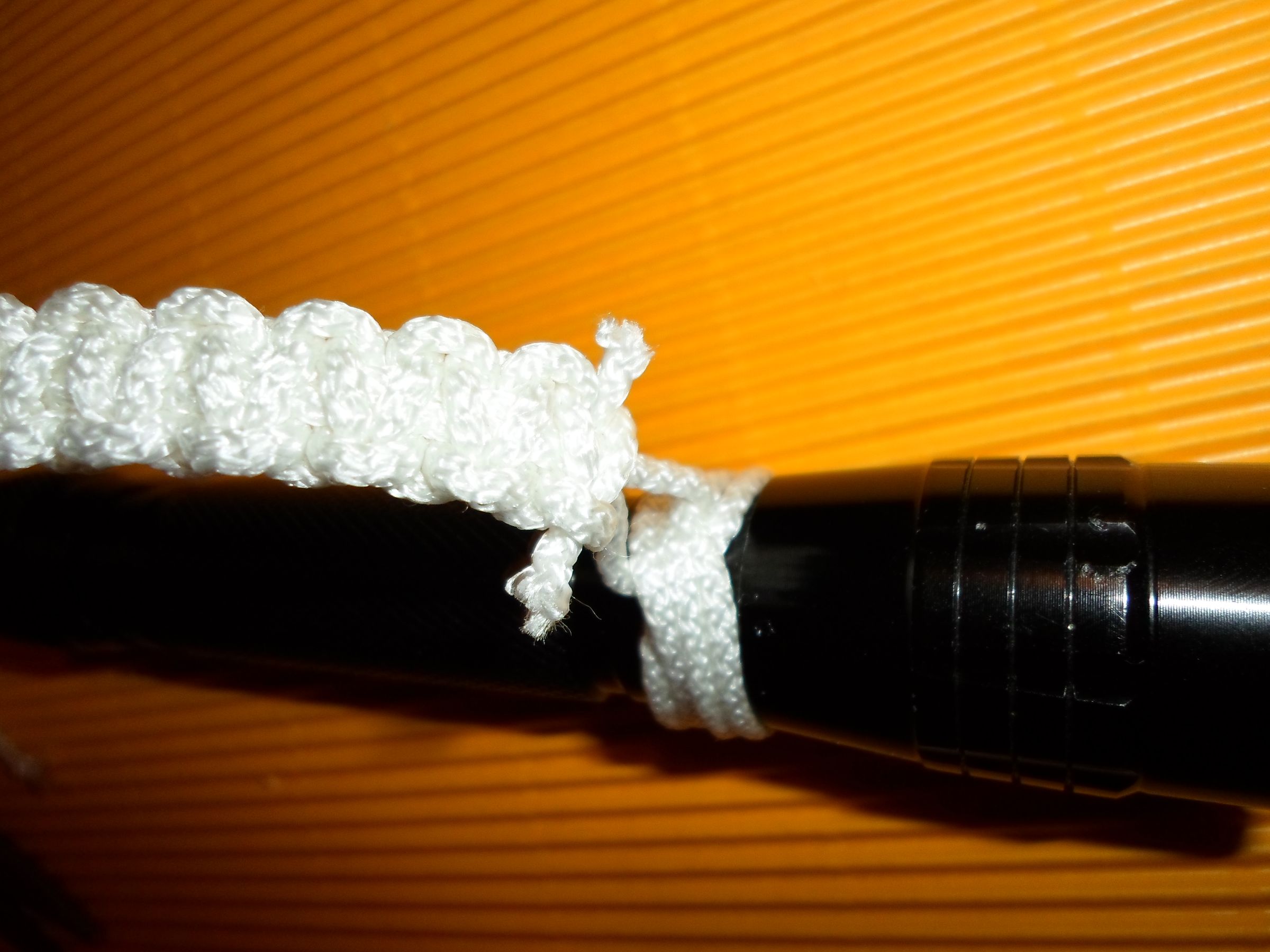 Flashlight Paracord Strap - Instructables