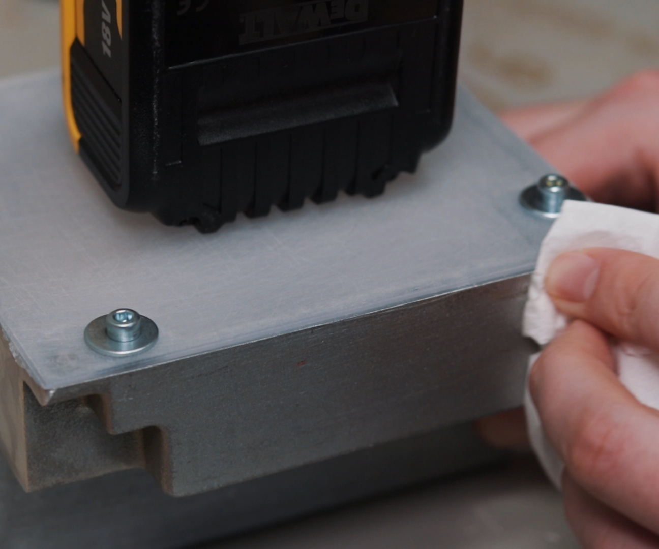 DIY FLOODLIGHT W/AC LEDs (+EFFICIENCY VS DC LEDs) : 21 Steps (with ...