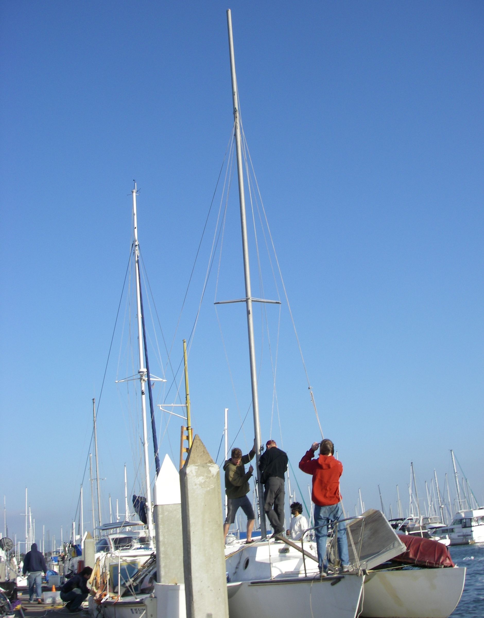 Free Yacht Chapter 13: Raise the New Mast! : 8 Steps (with Pictures ...