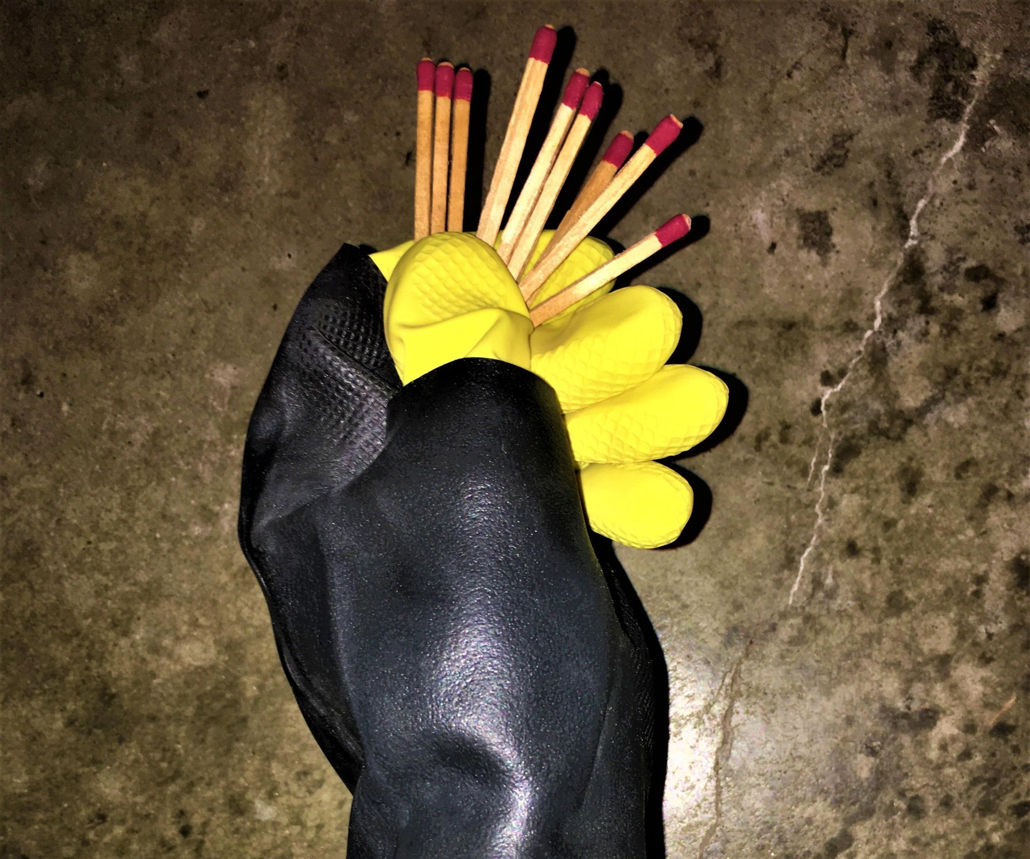 Team Fortress 2-Pyro's Gloves : 4 Steps - Instructables