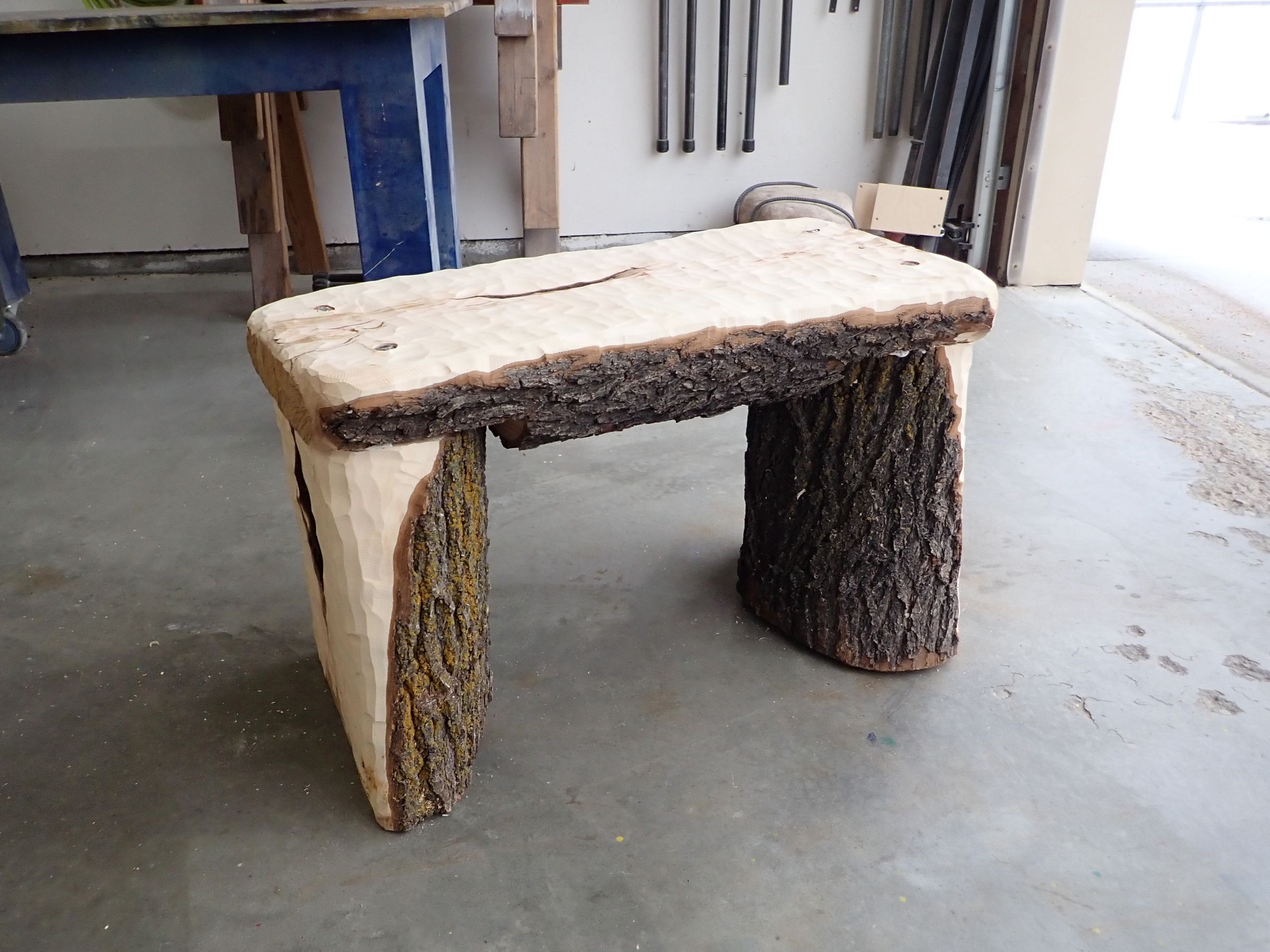 Simple Garden Bench From a Log : 11 Steps (with Pictures) - Instructables