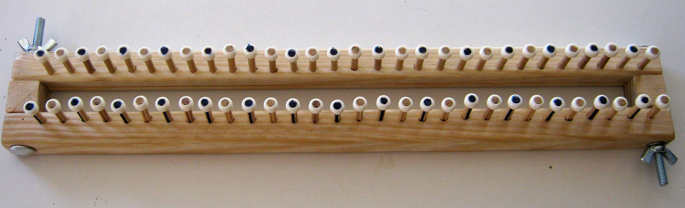 Make an Adjustable Knitting Loom : 5 Steps (with Pictures) - Instructables