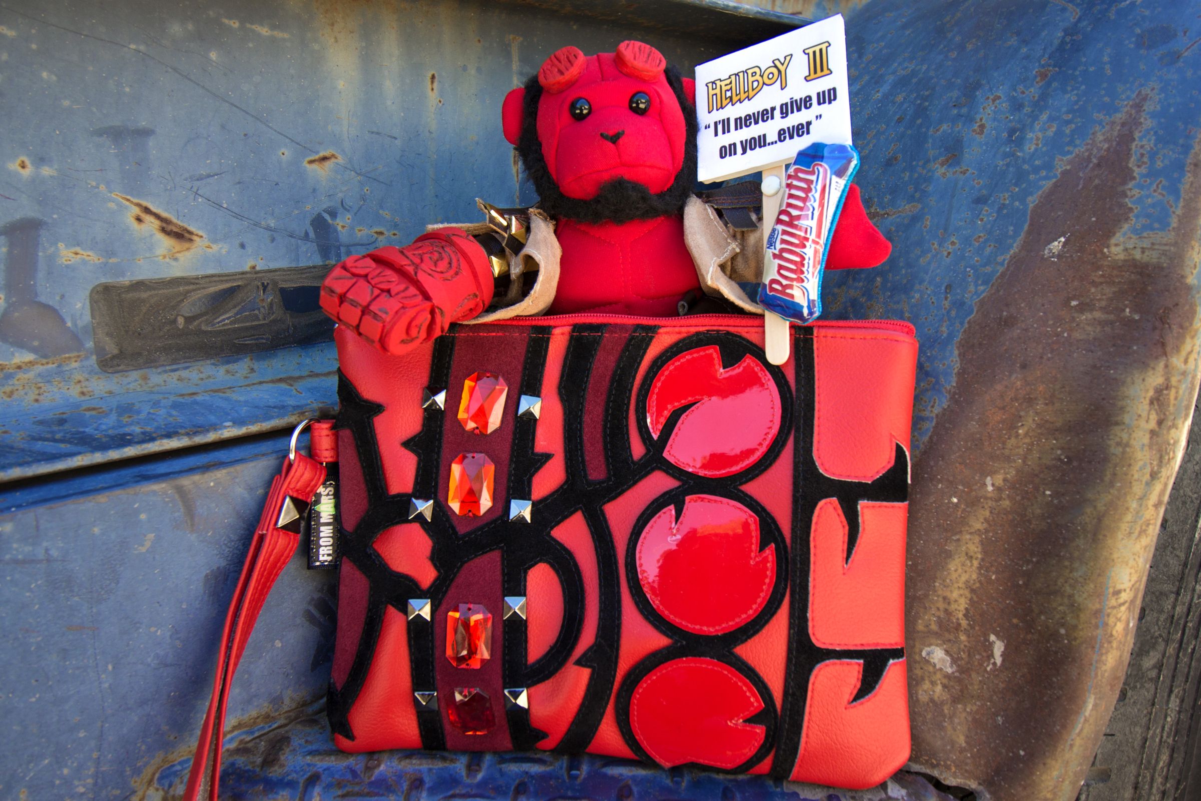 Hellboy Comic Con Costume (For Timmy the ThinkGeek Monkey) : 8 Steps ...