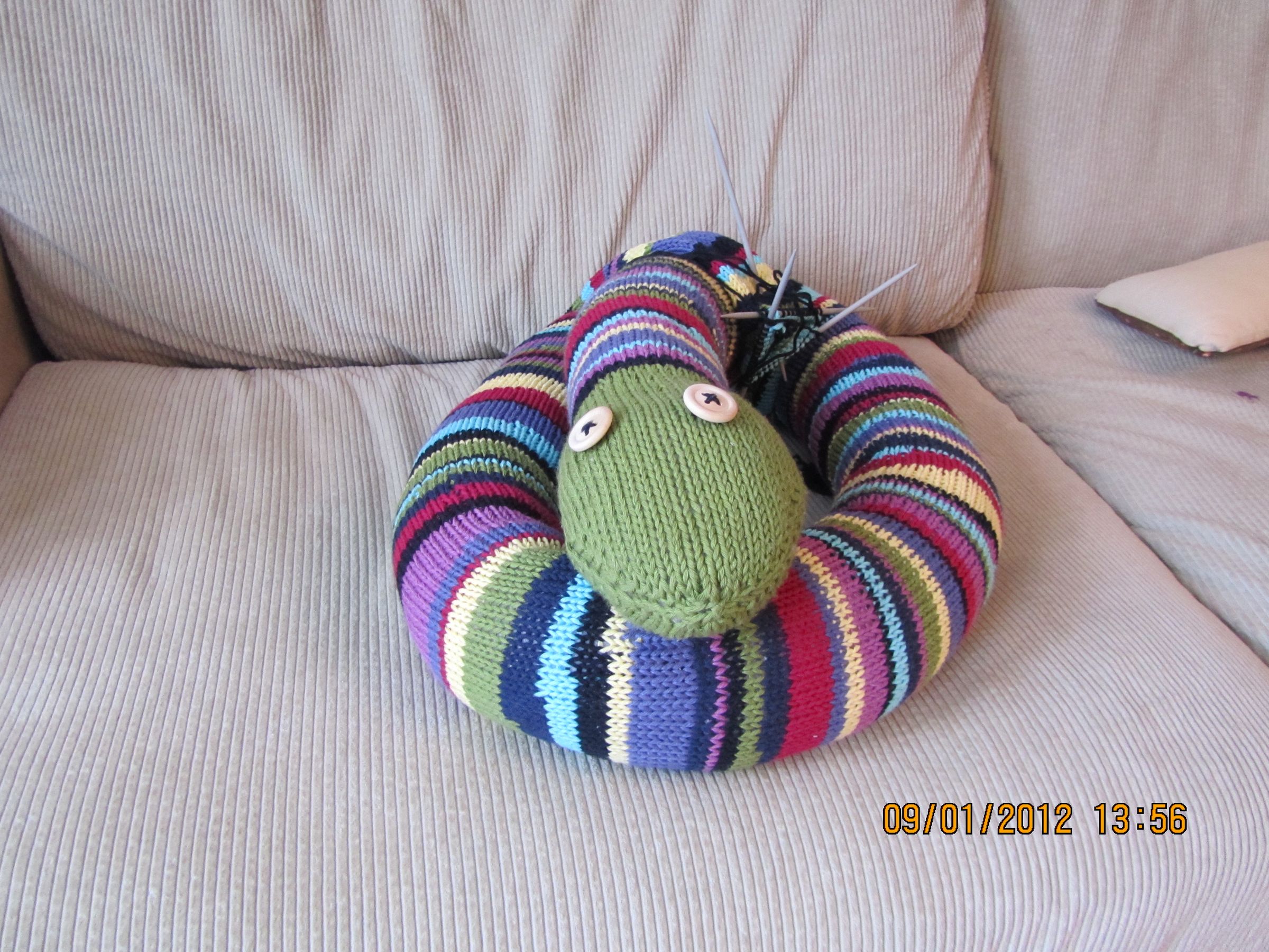 Enormous Stripey Knitted Snake : 4 Steps (with Pictures) - Instructables