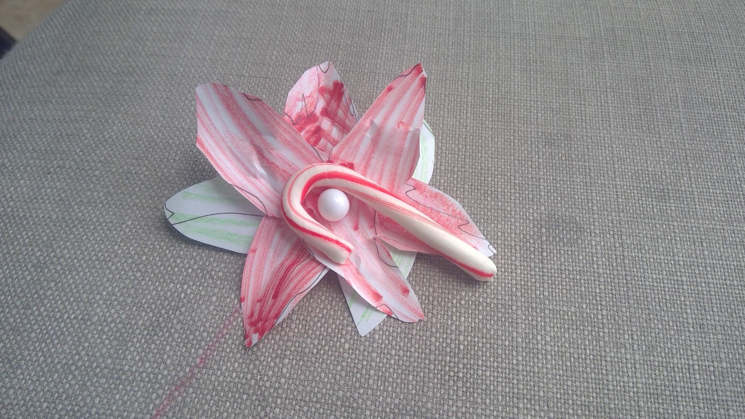 Nice Paper Poinsettias : 5 Steps - Instructables