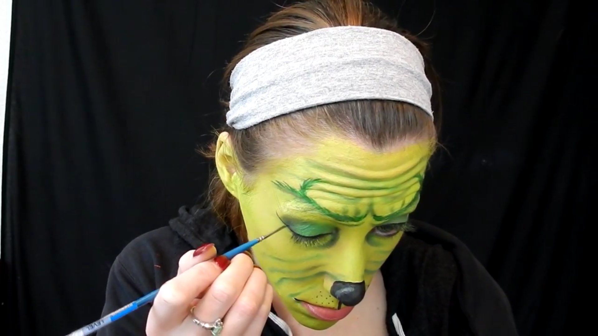 LATE: Grinch Face Paint : 8 Steps (with Pictures) - Instructables
